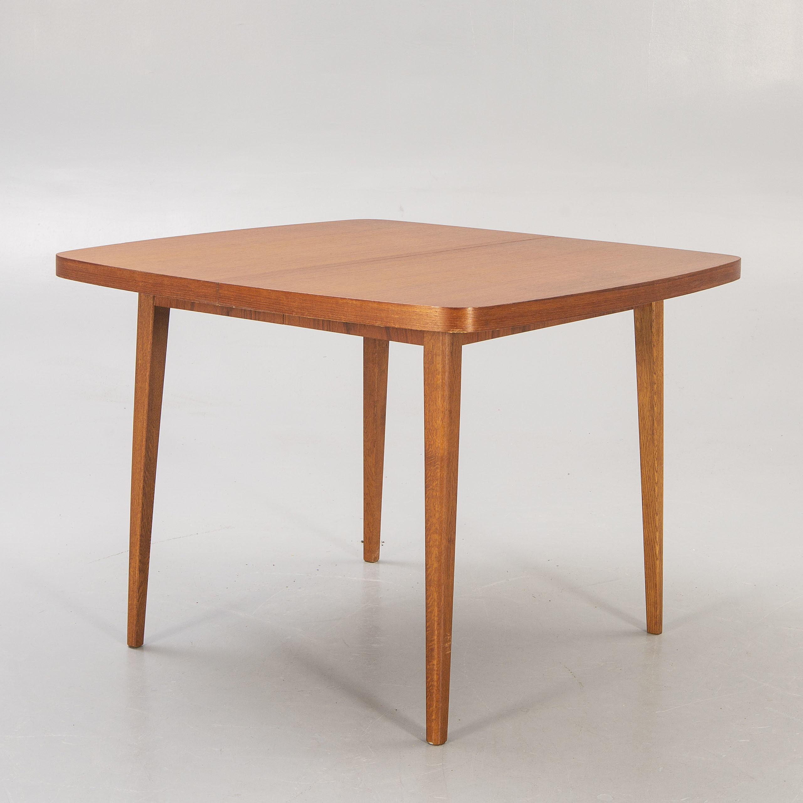 Dining table, 1960s. - Bukowskis