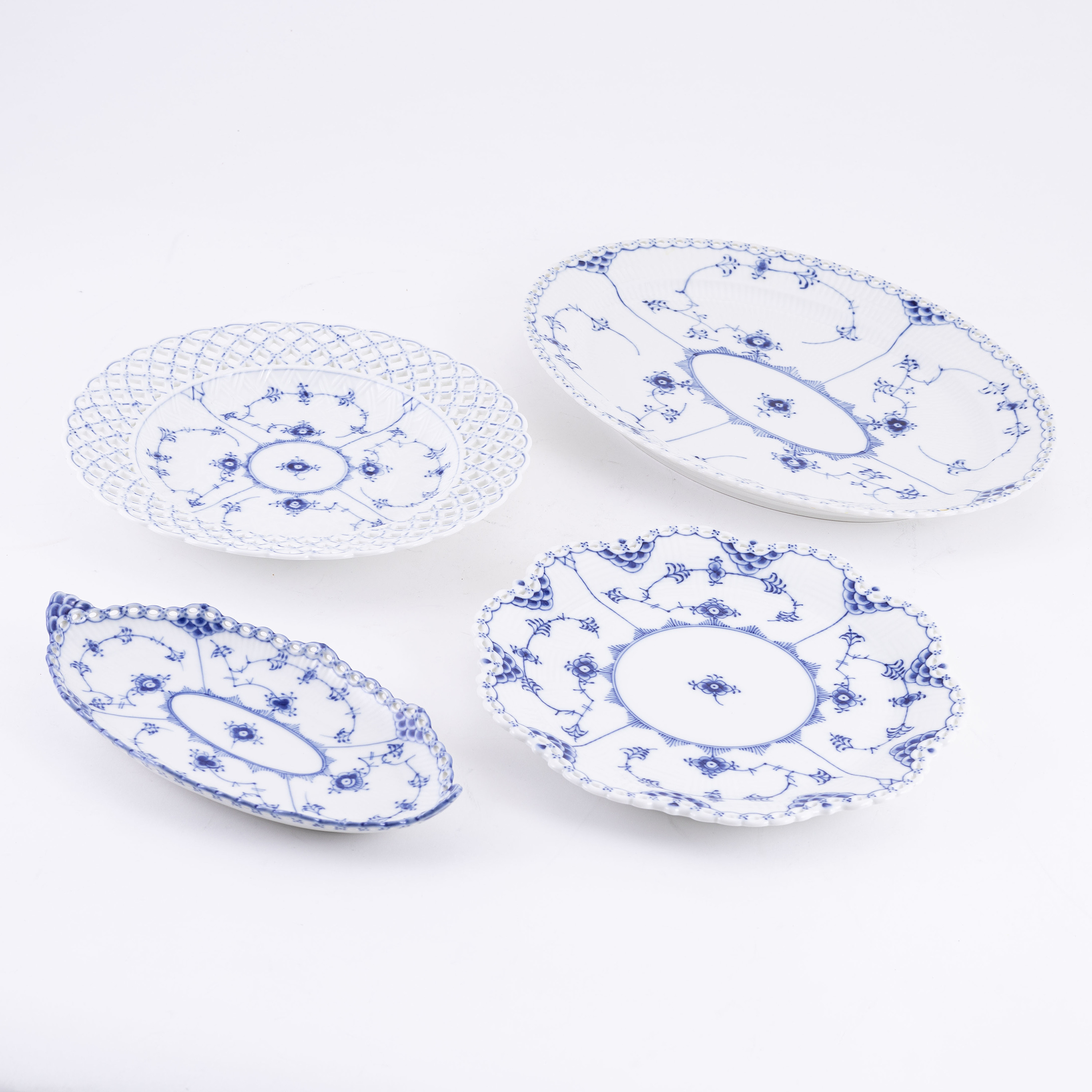 A 90-piece 'Musselmalet' porcelain service, Royal Copenhagen, Denmark ...