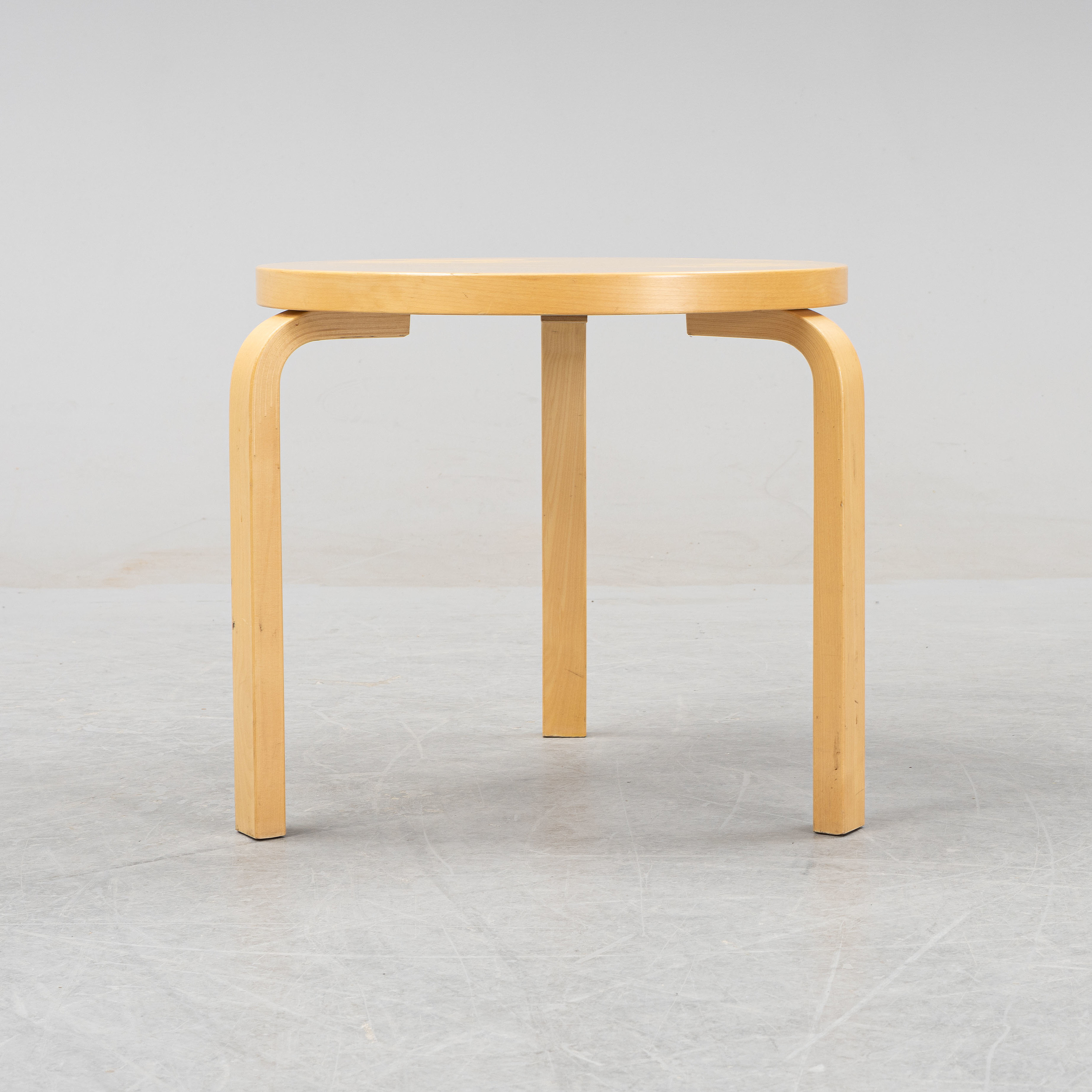Alvar Aalto, a model 90D coffee table from Artek, Finland. - Bukowskis