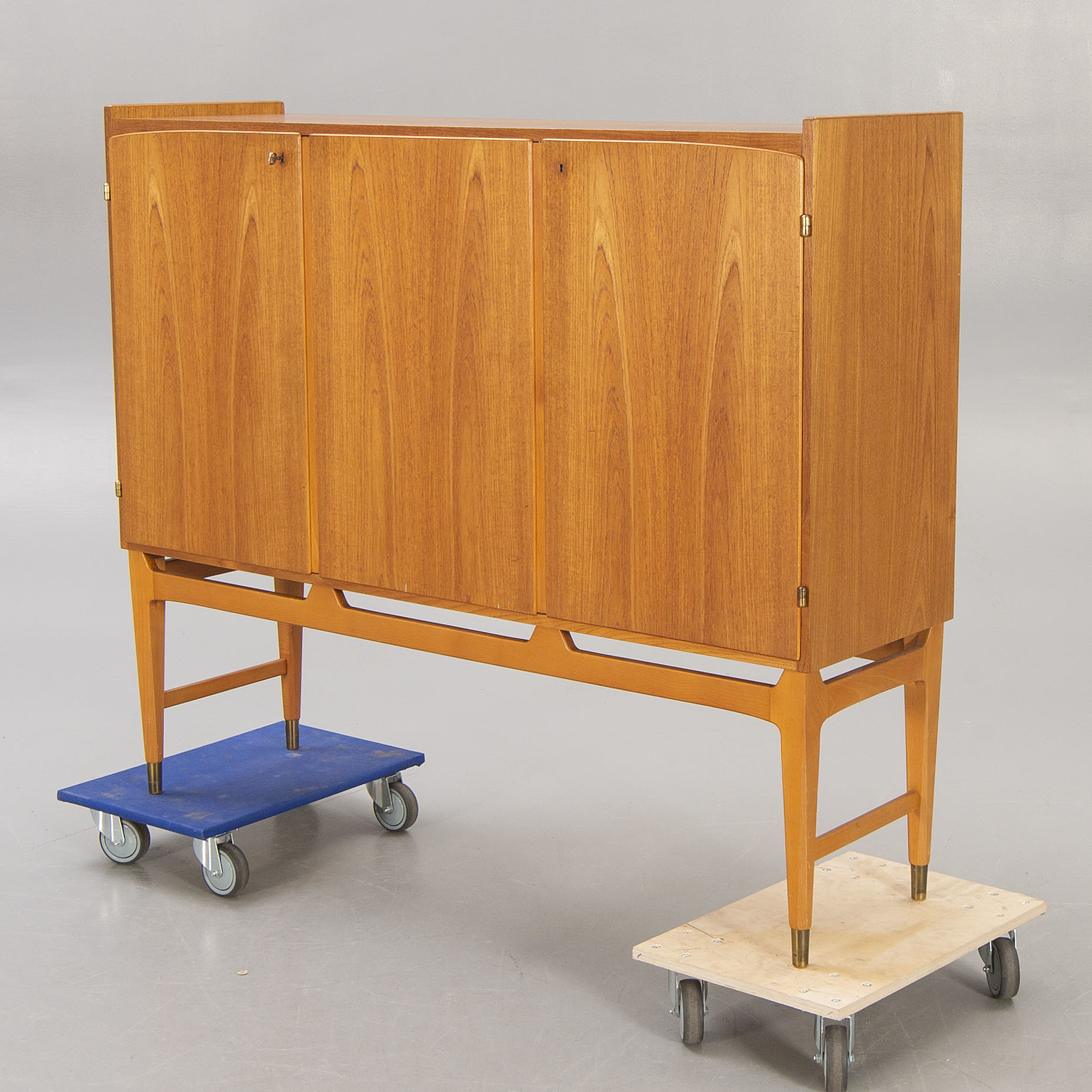 A Kirke Nielsen "Kent" teak sideboard Abrahamssons möbelfabrik Taberg ...