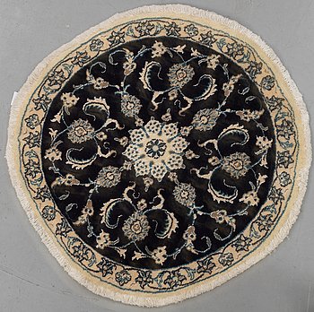 Matta, Nain, part silk, s.k. 9LAA. Diameter 100 cm. - Bukowskis
