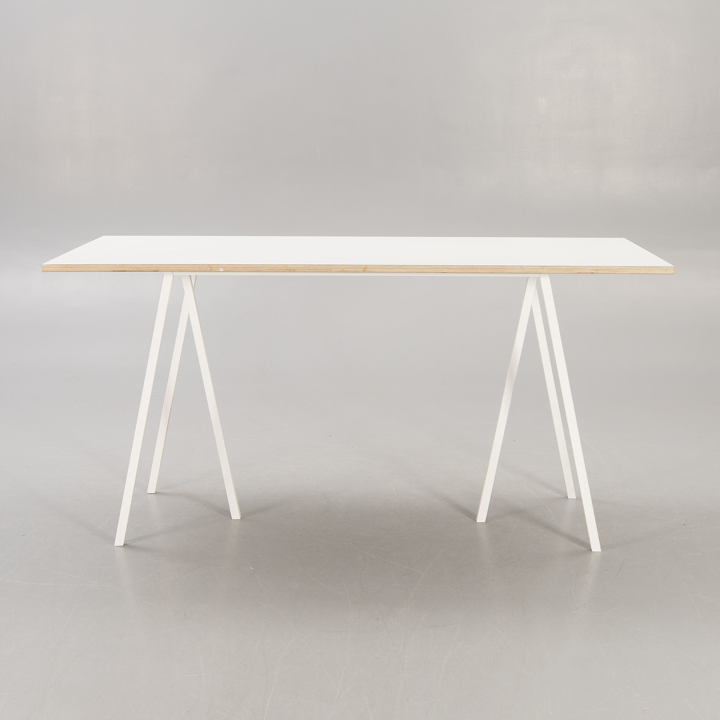 Leif Jørgensen, bord, "Loop Stand", Hay, Danmark 2000-tal. - Bukowskis