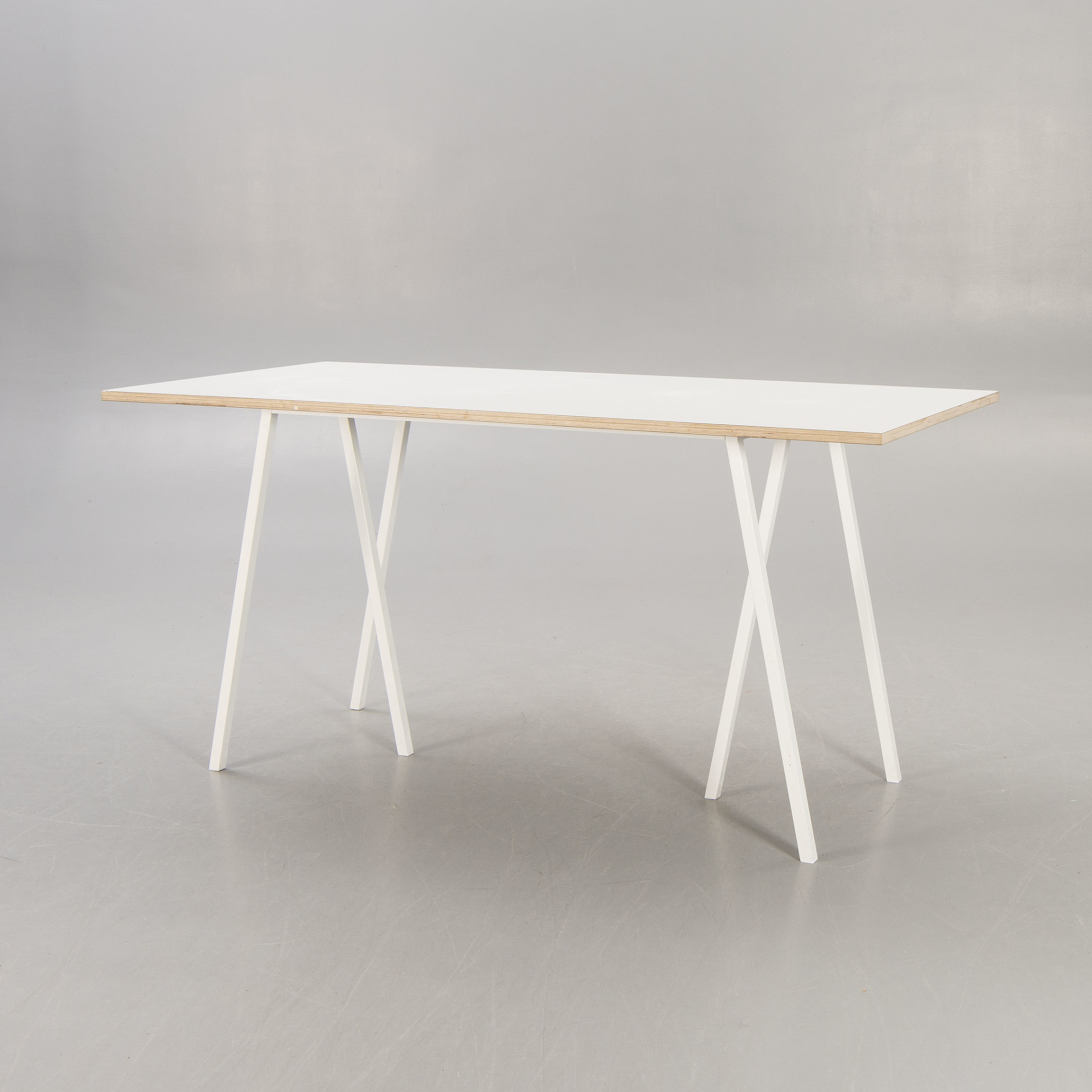 Leif Jørgensen, bord, "Loop Stand", Hay, Danmark 2000-tal. - Bukowskis