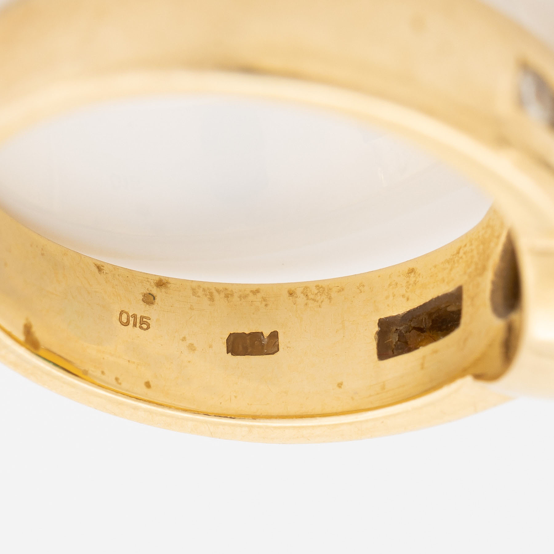 18K gold, cabochon cut emerald and brilliant cut diamond ring. - Bukowskis