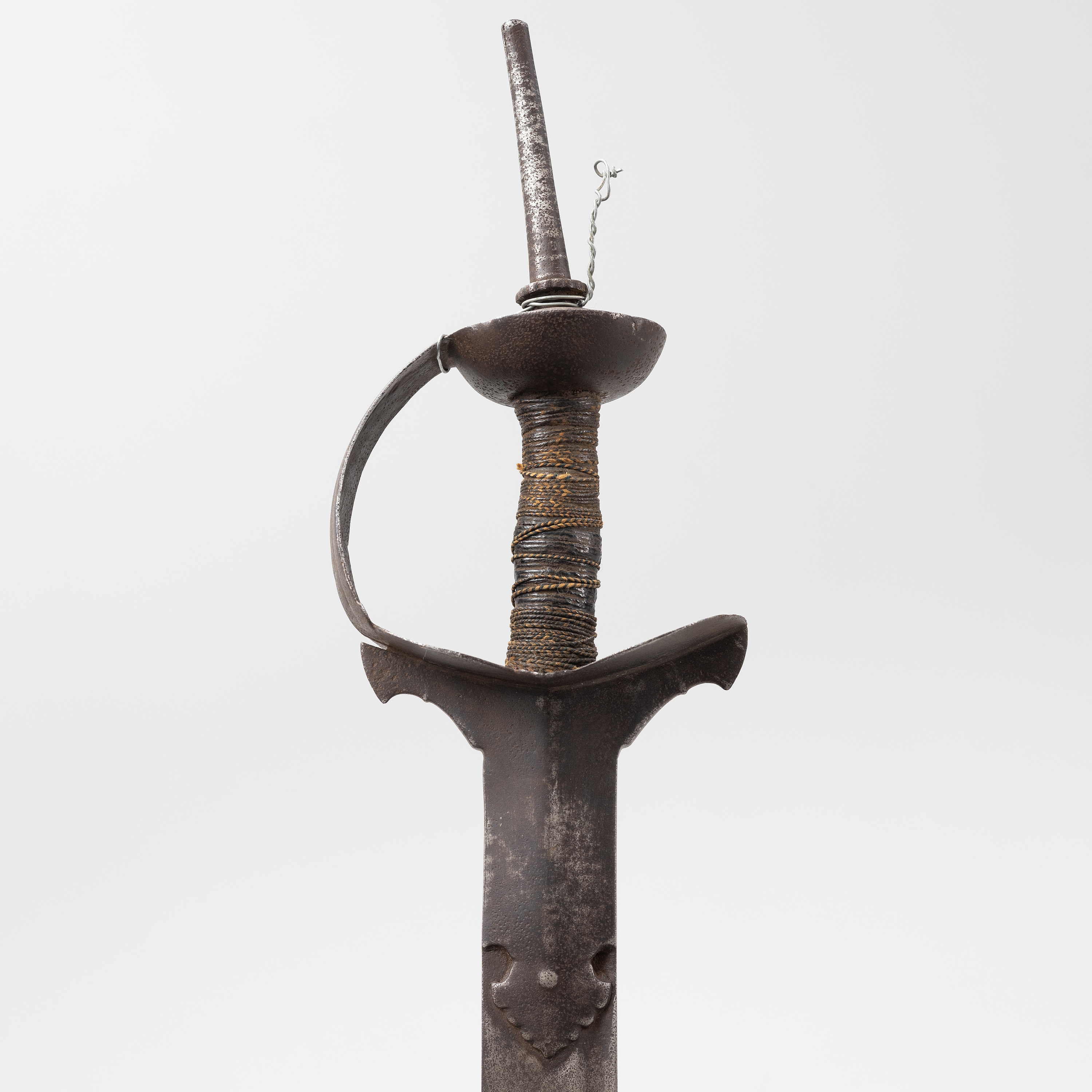 An Indian Khanda style sword, 19th / 20th Century. - Bukowskis