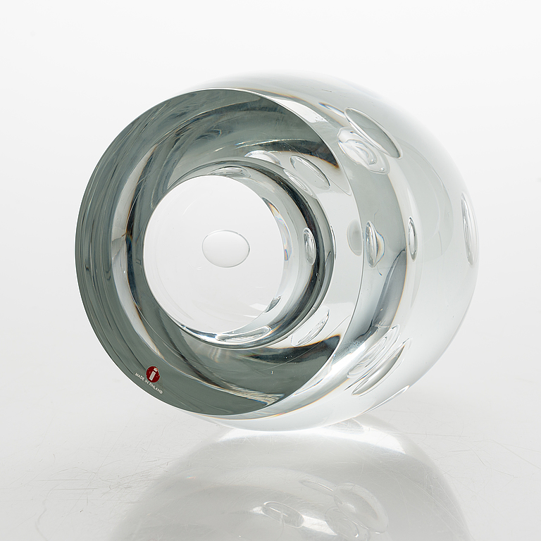 Timo Sarpaneva, A glass sculpture signed Timo Sarpaneva 59/1985 ...