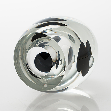 Timo Sarpaneva, A glass sculpture signed Timo Sarpaneva 41/1985 ...
