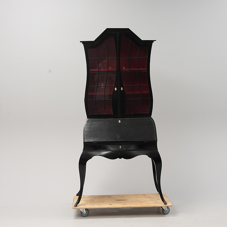 Vitrinskåp, 1900-tal. - Bukowskis