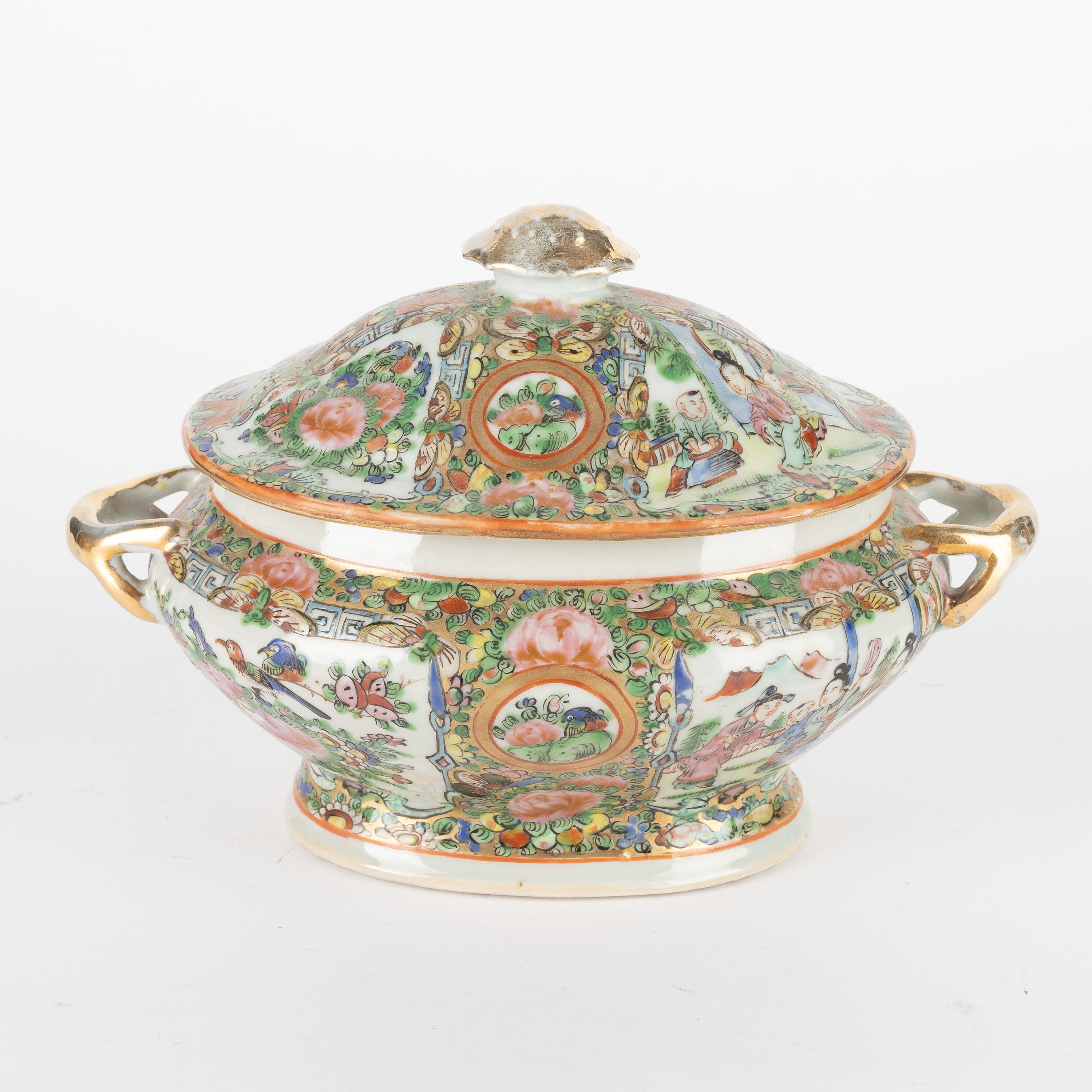 A set of six Canton dishes, a tureen with cover and a box with cover ...