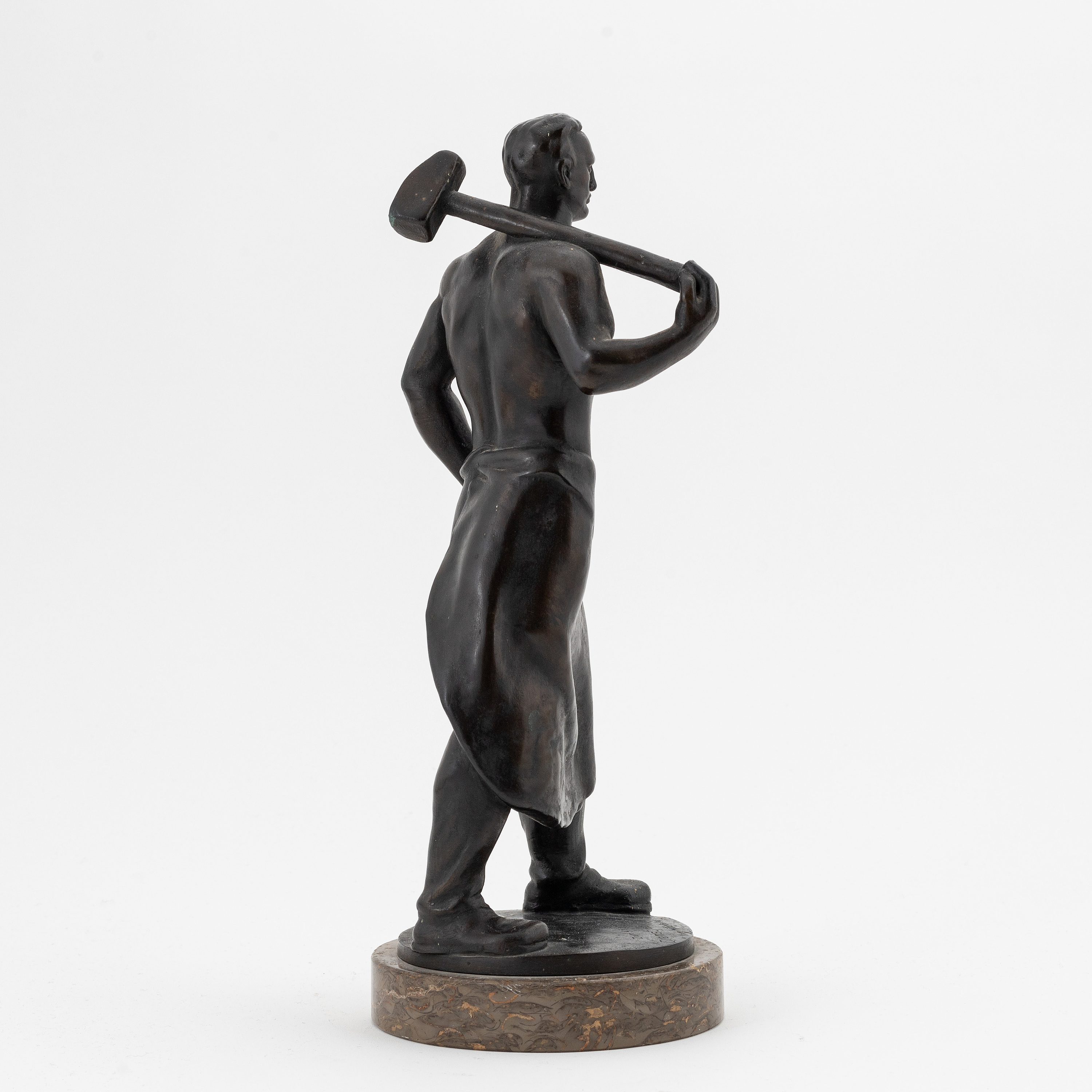 Carl Stock, gips, signerad och daterad 1928. - Bukowskis