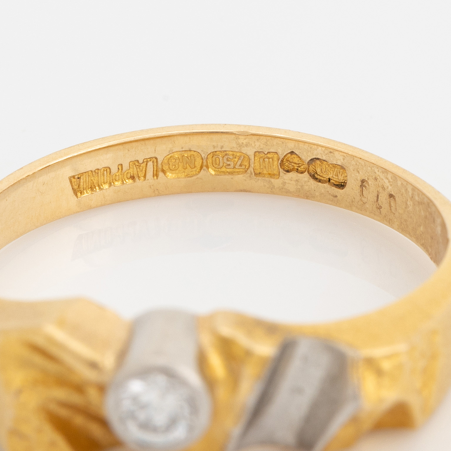 18K gold and brilliant cut diamond Lapponia ring. - Bukowskis