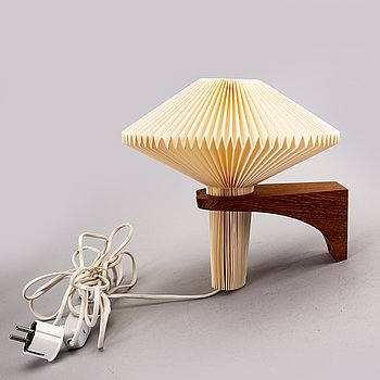 Vilhelm Wohlert, vägglampa modell 204 "Mushroom" för Le Klint, 1900-talets senare del. - Bukowskis