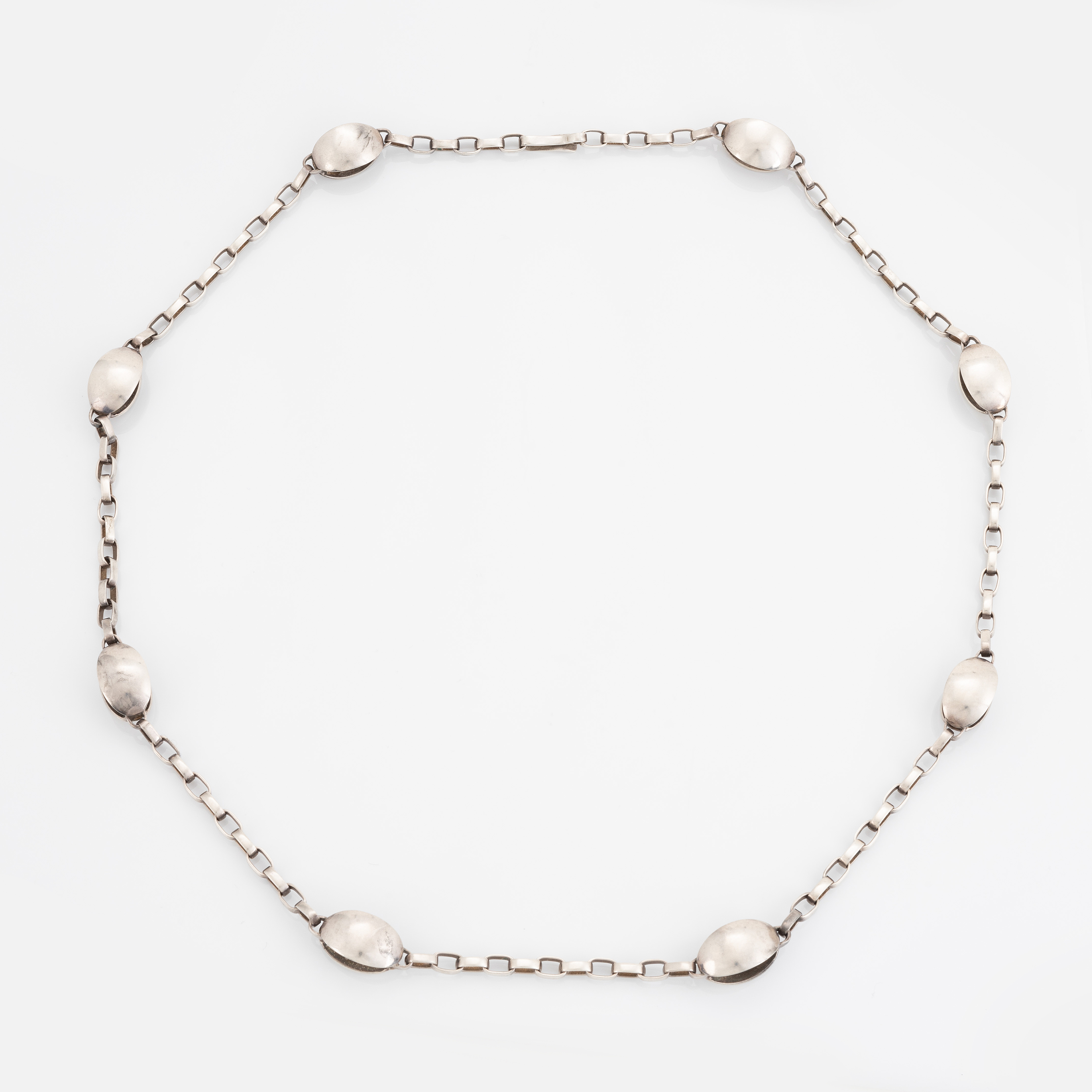Sven-Erik Högberg, silver necklace. - Bukowskis