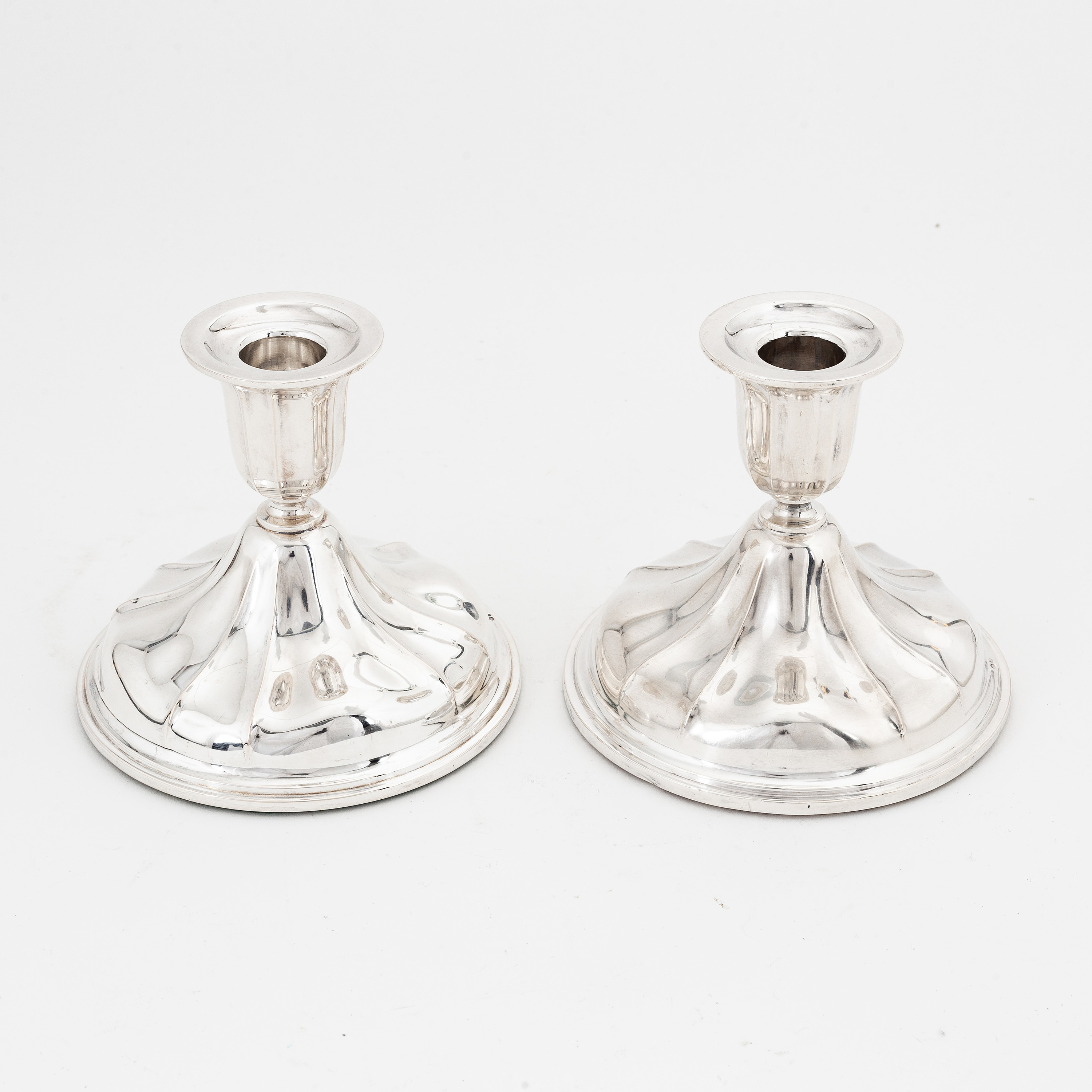 A pair of Norwegian silver candlesticks, 20th Century. - Bukowskis