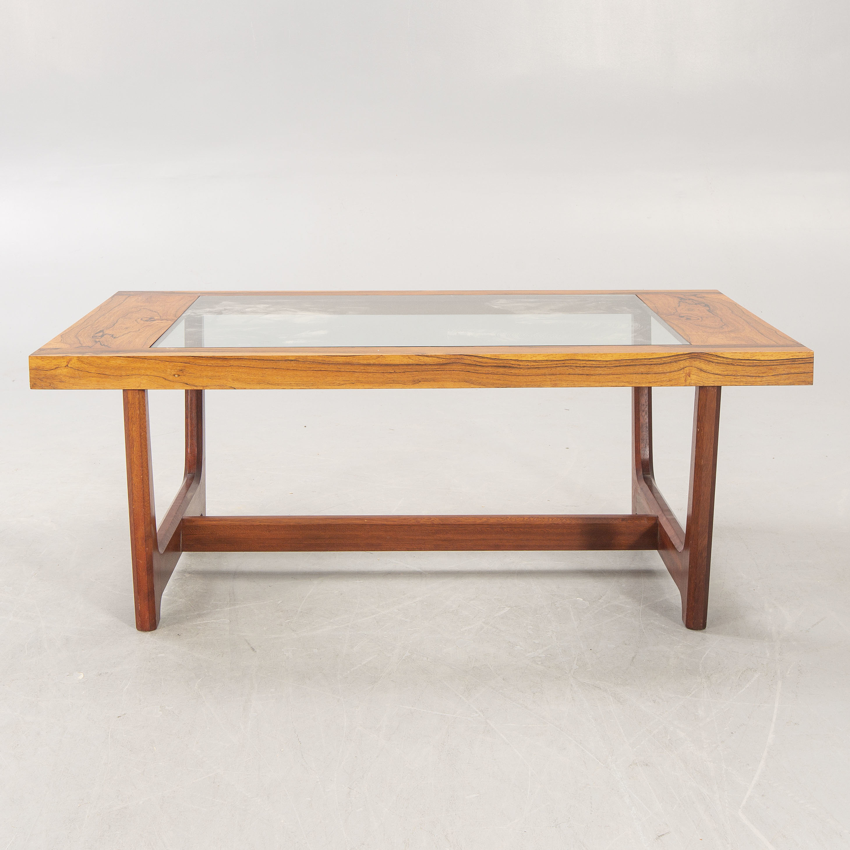 a 1960/70s jakaranda coffee table. - Bukowskis