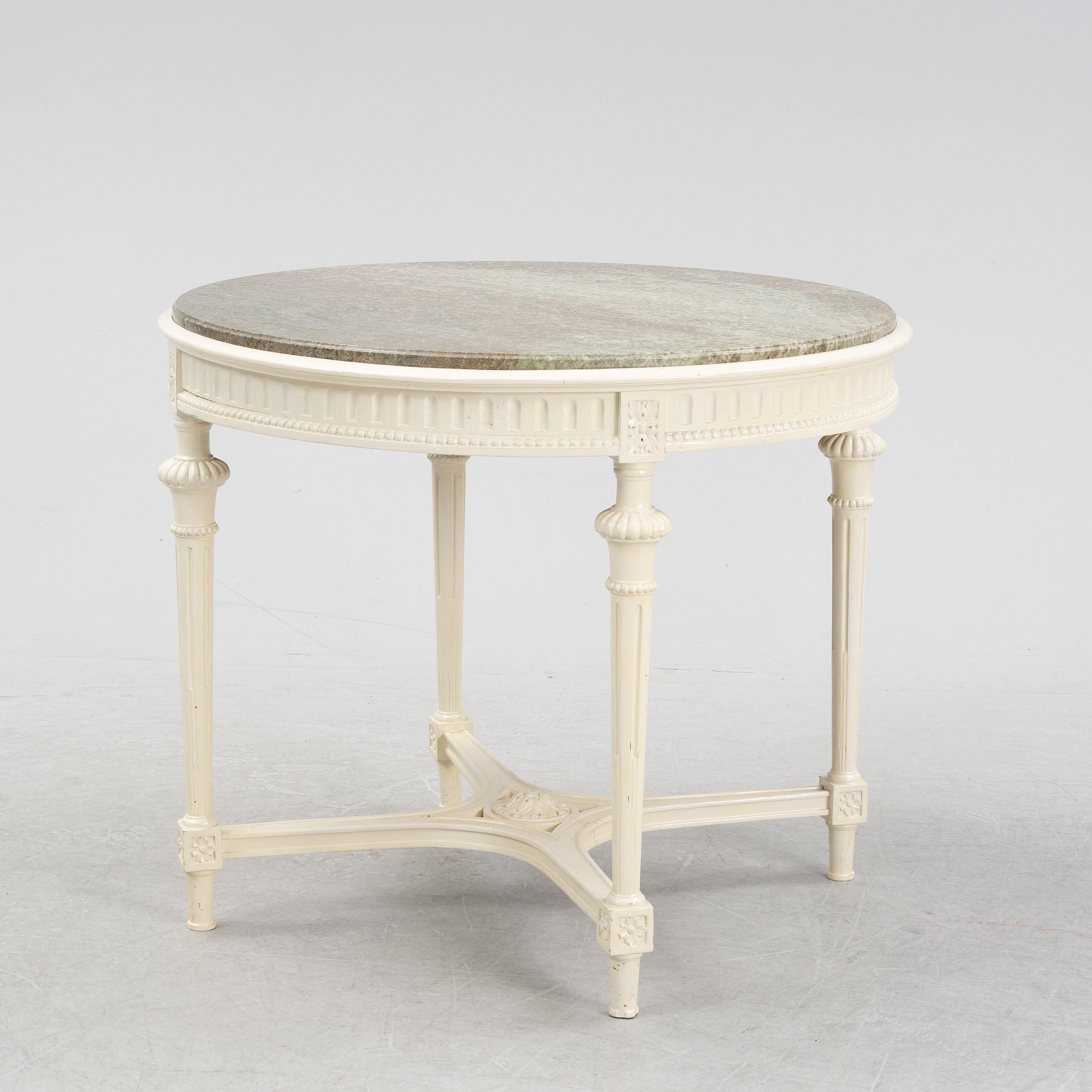 Salongsbord, gustaviansk stil, 1900-talets första hälft. - Bukowskis