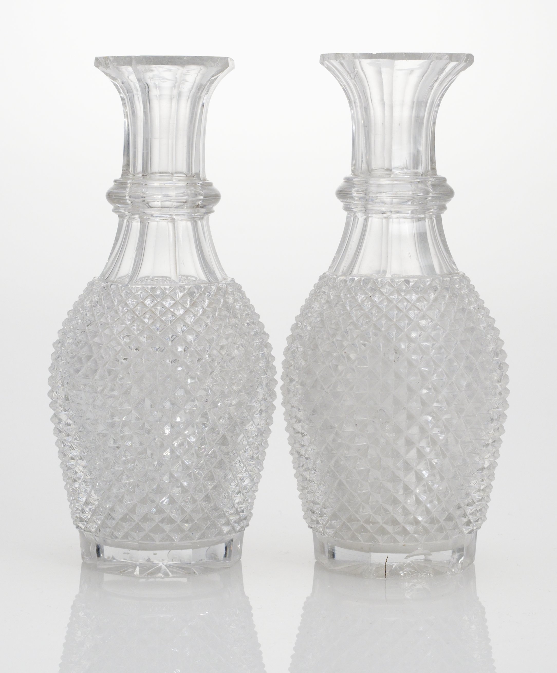 FLASKOR, ett par, glas. Empire. - Bukowskis