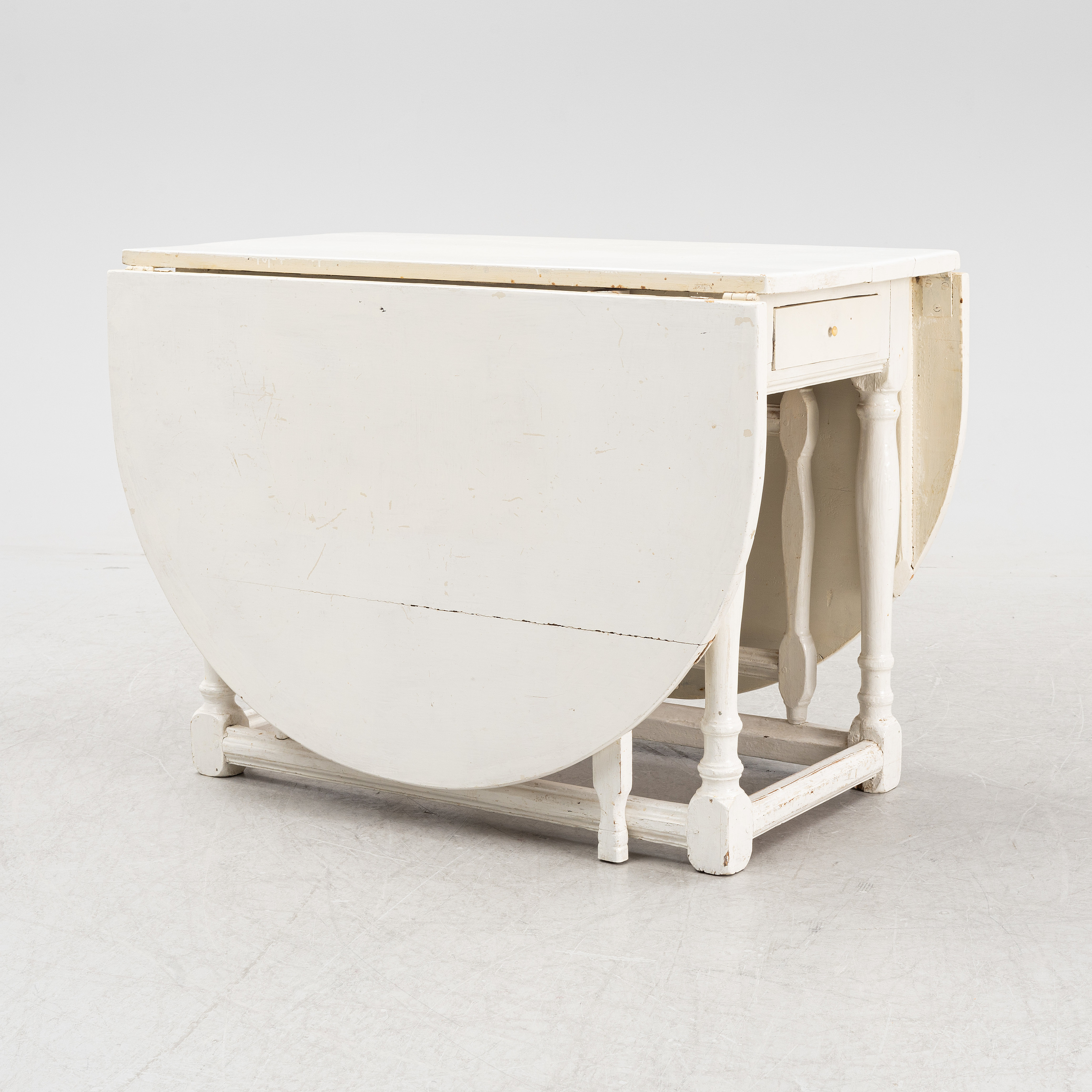 A painted gateleg table, 19th Century. - Bukowskis