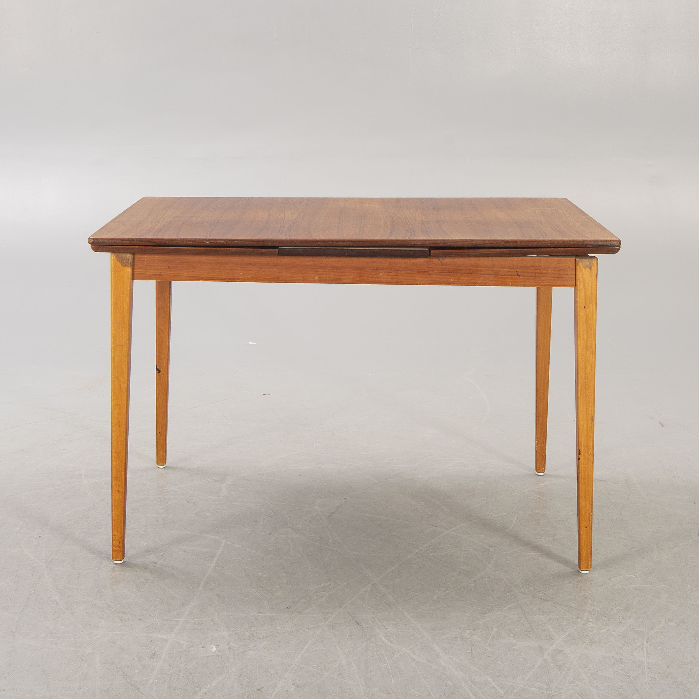 Dining table, 1960s. - Bukowskis