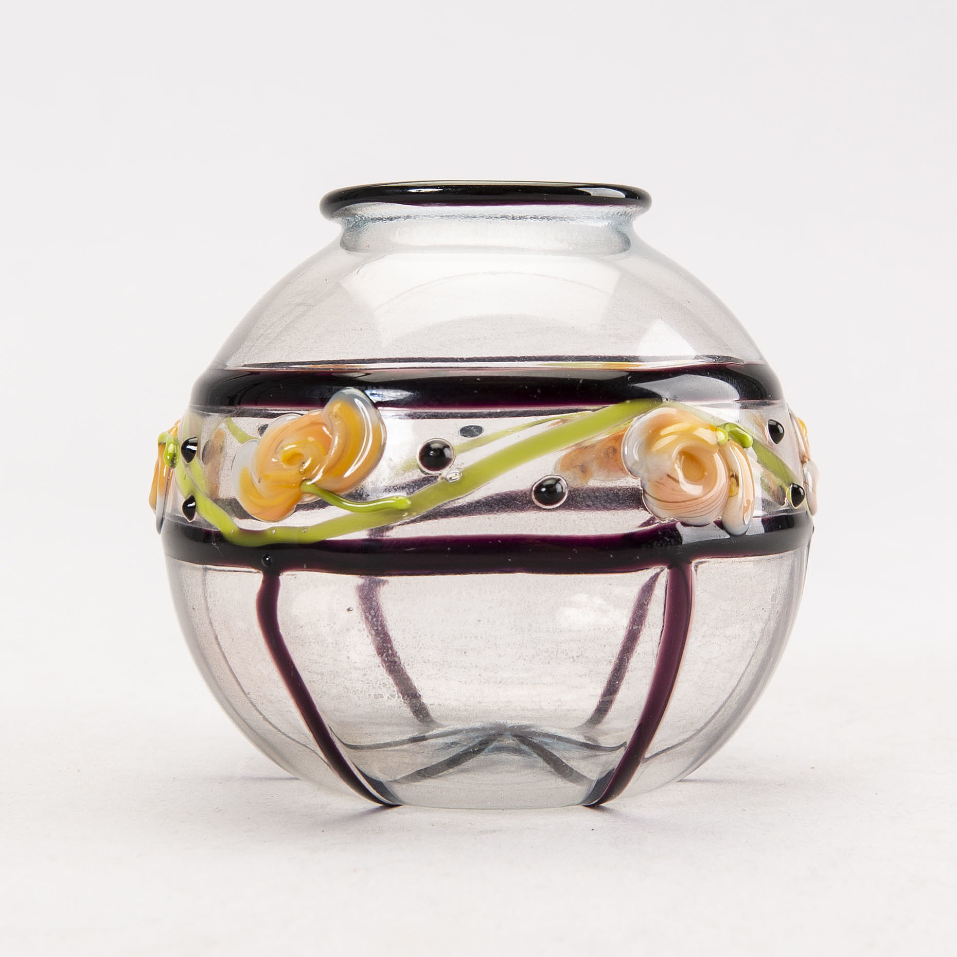 An early 1900s Charles Schneider signed glass vase. - Bukowskis