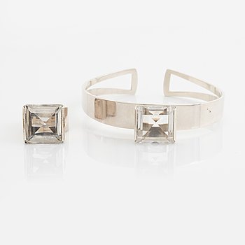 Gustaf Dahlgren & Co, bangle and ring, silver and rock crystal. - Bukowskis