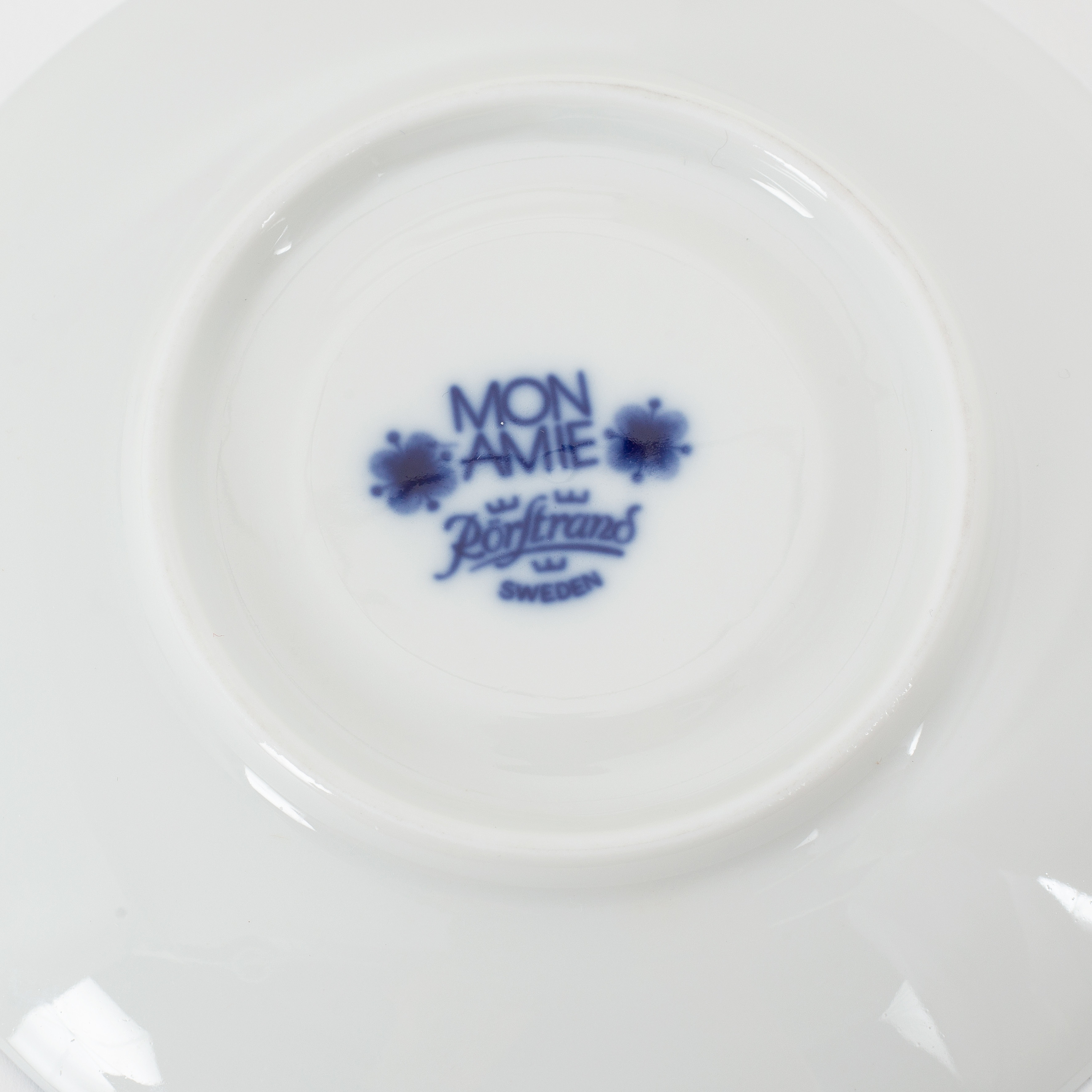 Marianne Westman, a 10-piece 'Mon Amie' porcelain service from Rörstrand. - Bukowskis