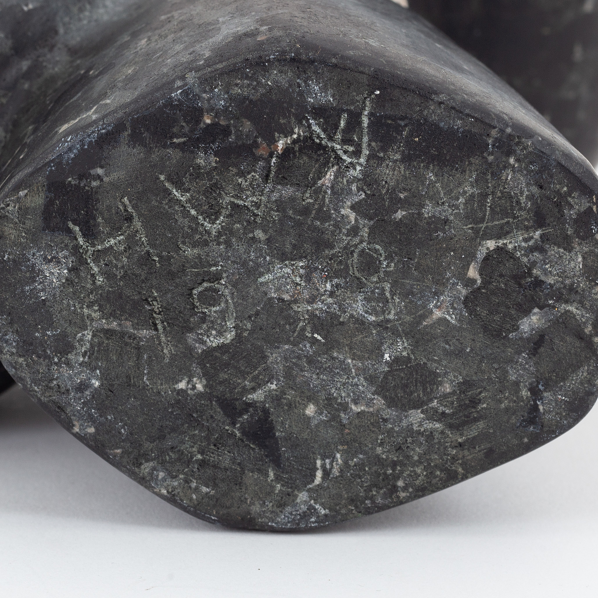 Heikki Virolainen, sculpture, stone, signed HWV and dated 1978. - Bukowskis
