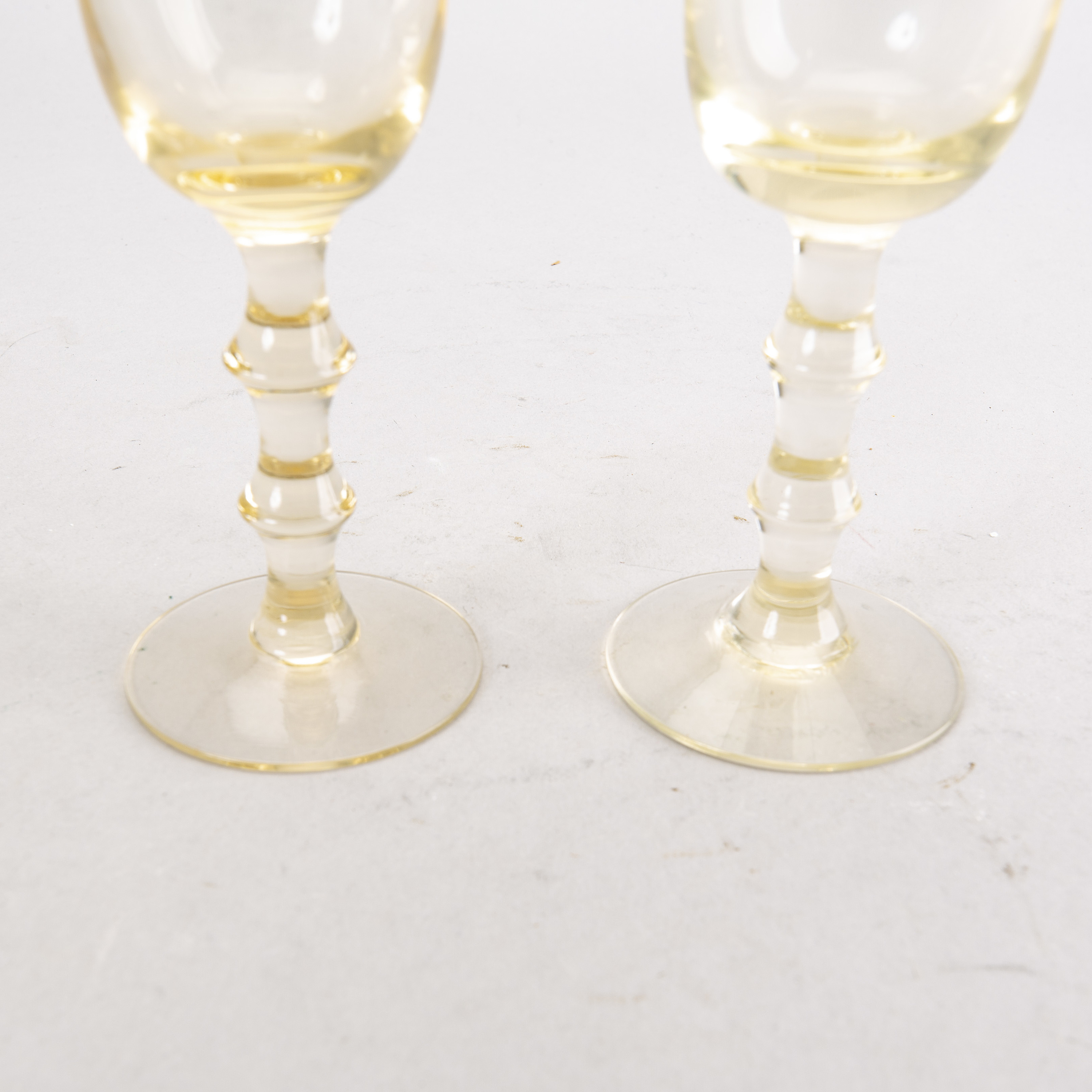Simon Gate, champagneglas, 14 st, "Salut", Orrefors Sandvik. - Bukowskis