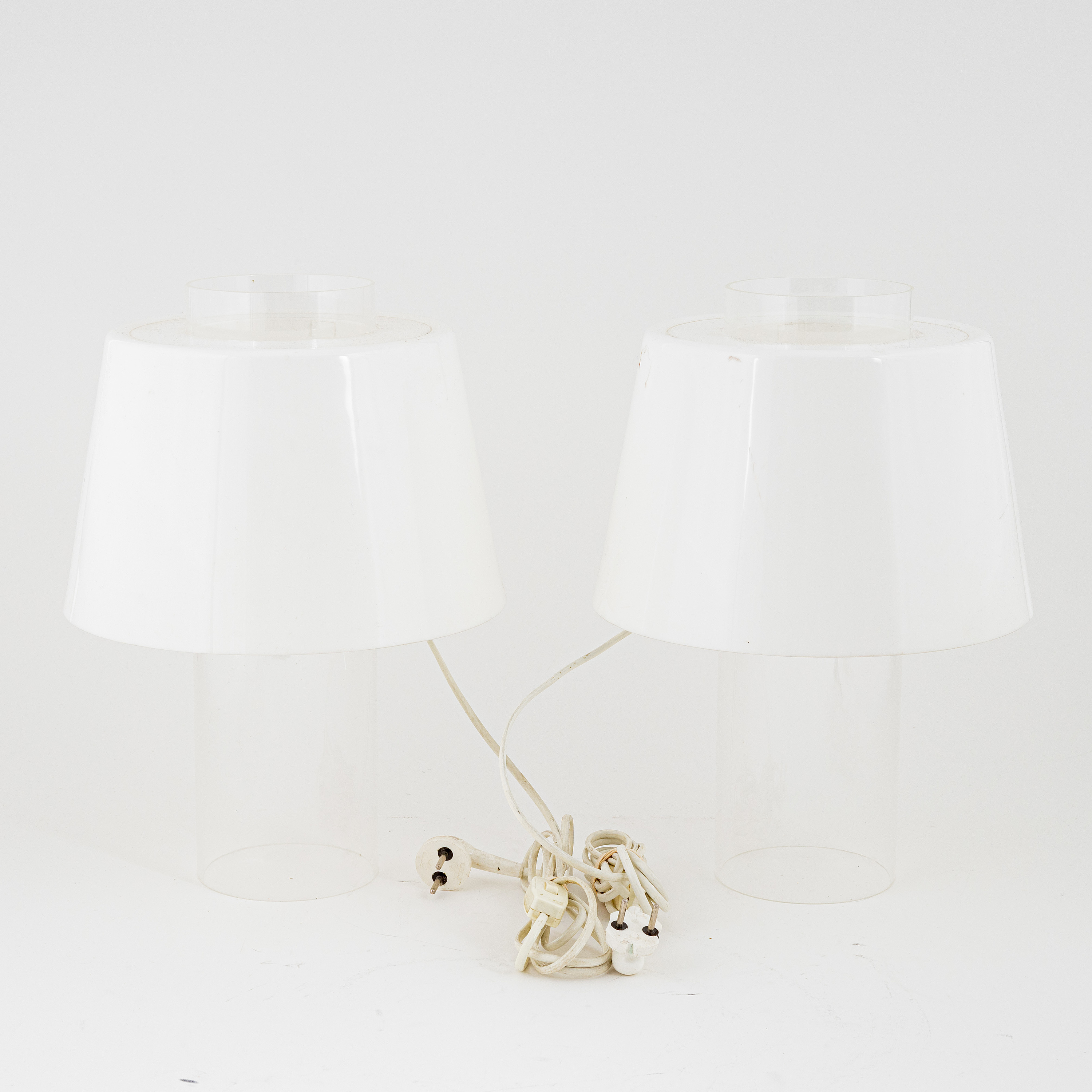 Yki Nummi, a pair of 'Modern Art' table lights, Orno, Finland. - Bukowskis