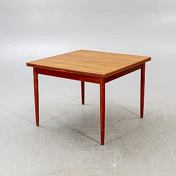A 1950/60s teak dining table. - Bukowskis