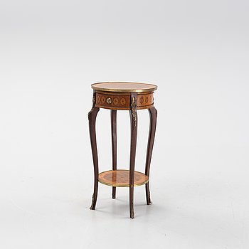 A rococo style table, circa 1900. - Bukowskis