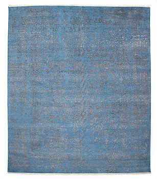 A carpet, Agra, Broken Design, part silk, ca 355 x 305 cm. - Bukowskis