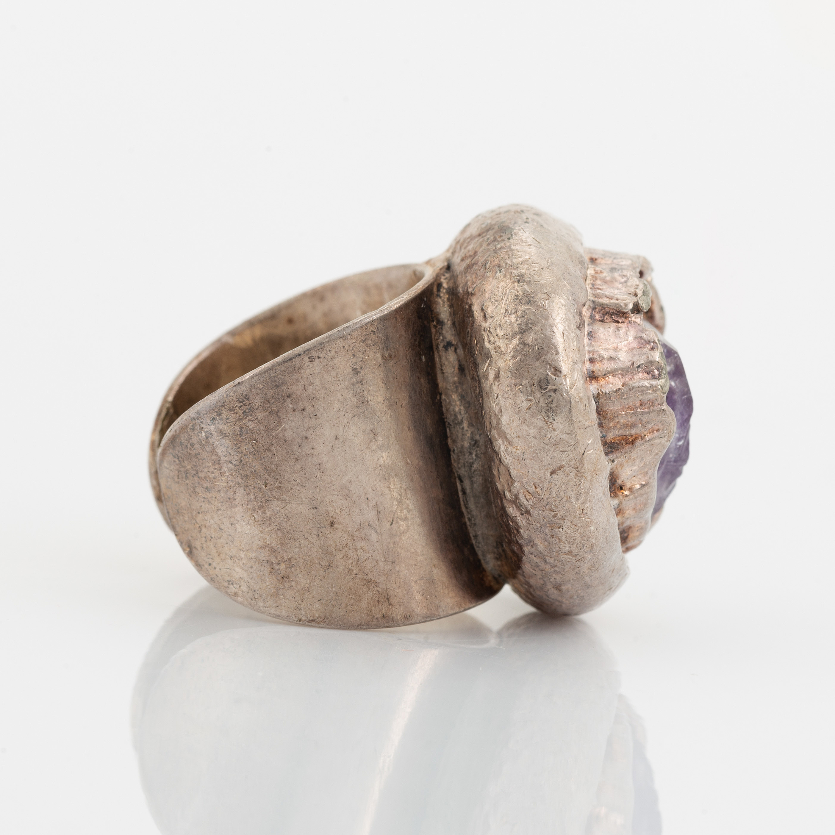 Jacob Hull ring med ametist. - Bukowskis