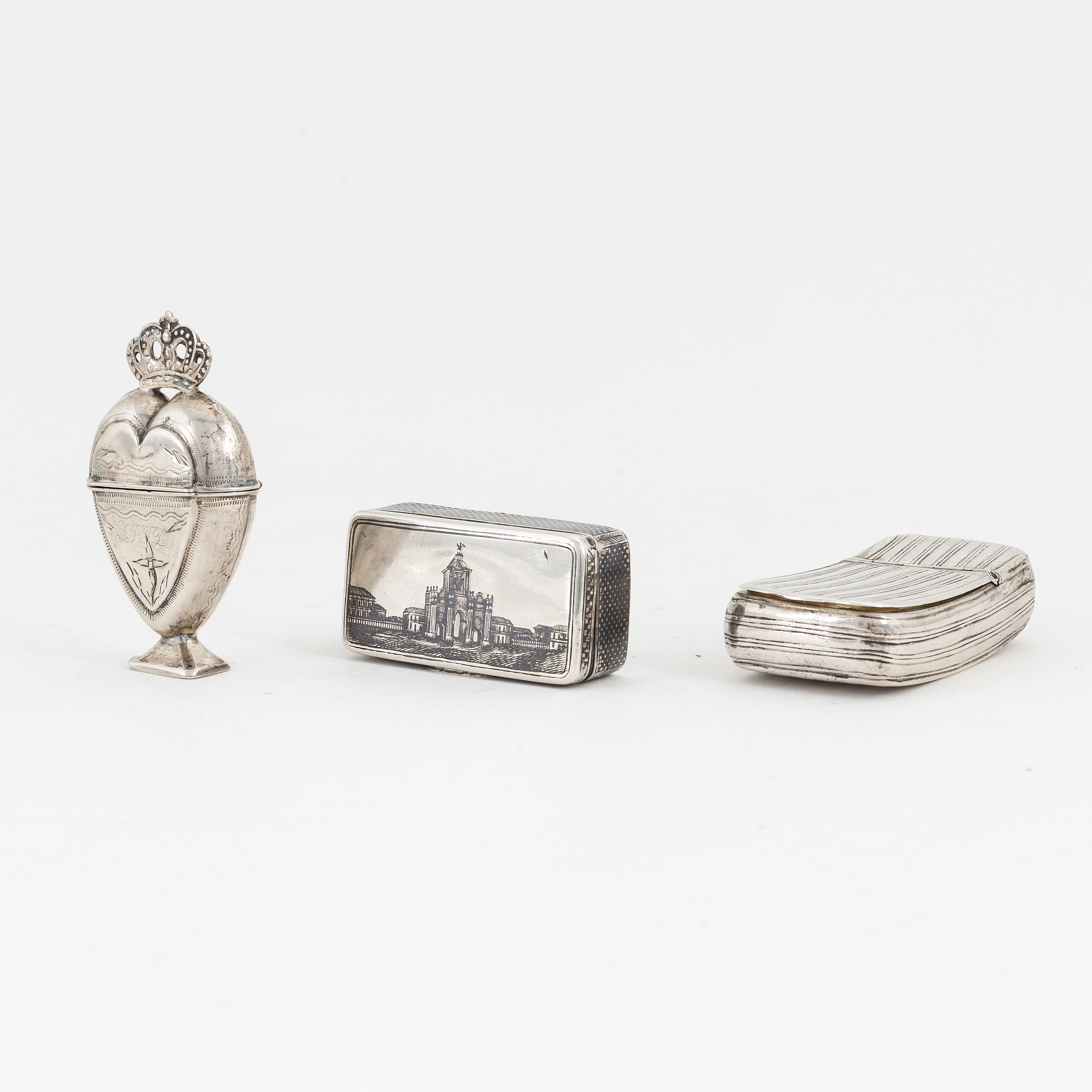 Three 19th century silver boxes. - Bukowskis