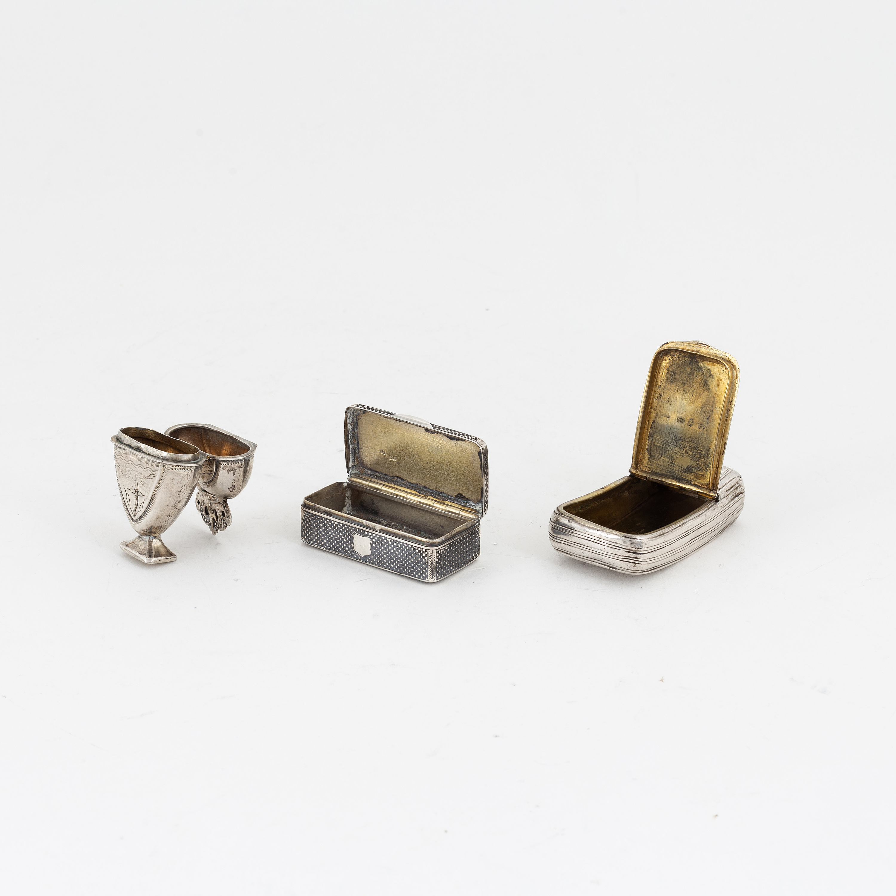 Three 19th century silver boxes. - Bukowskis