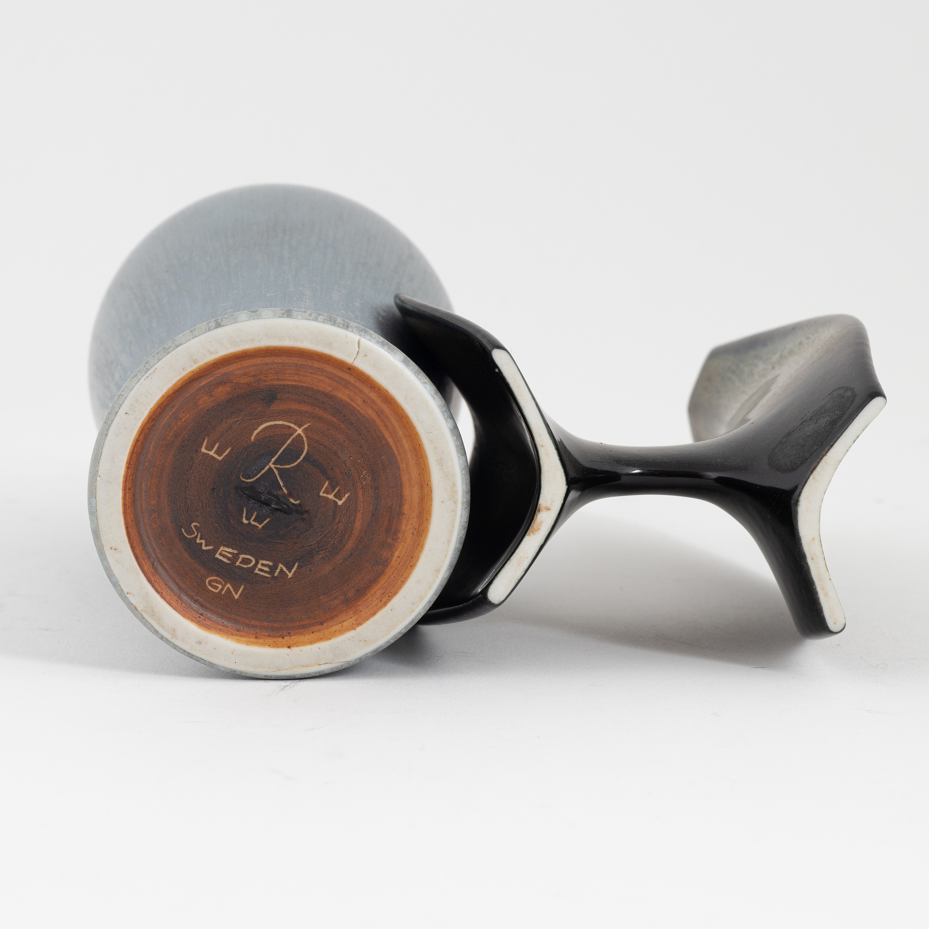 Gunnar Nylund, a stoneware vas and two bowls, Rörstrand. Bertil ...