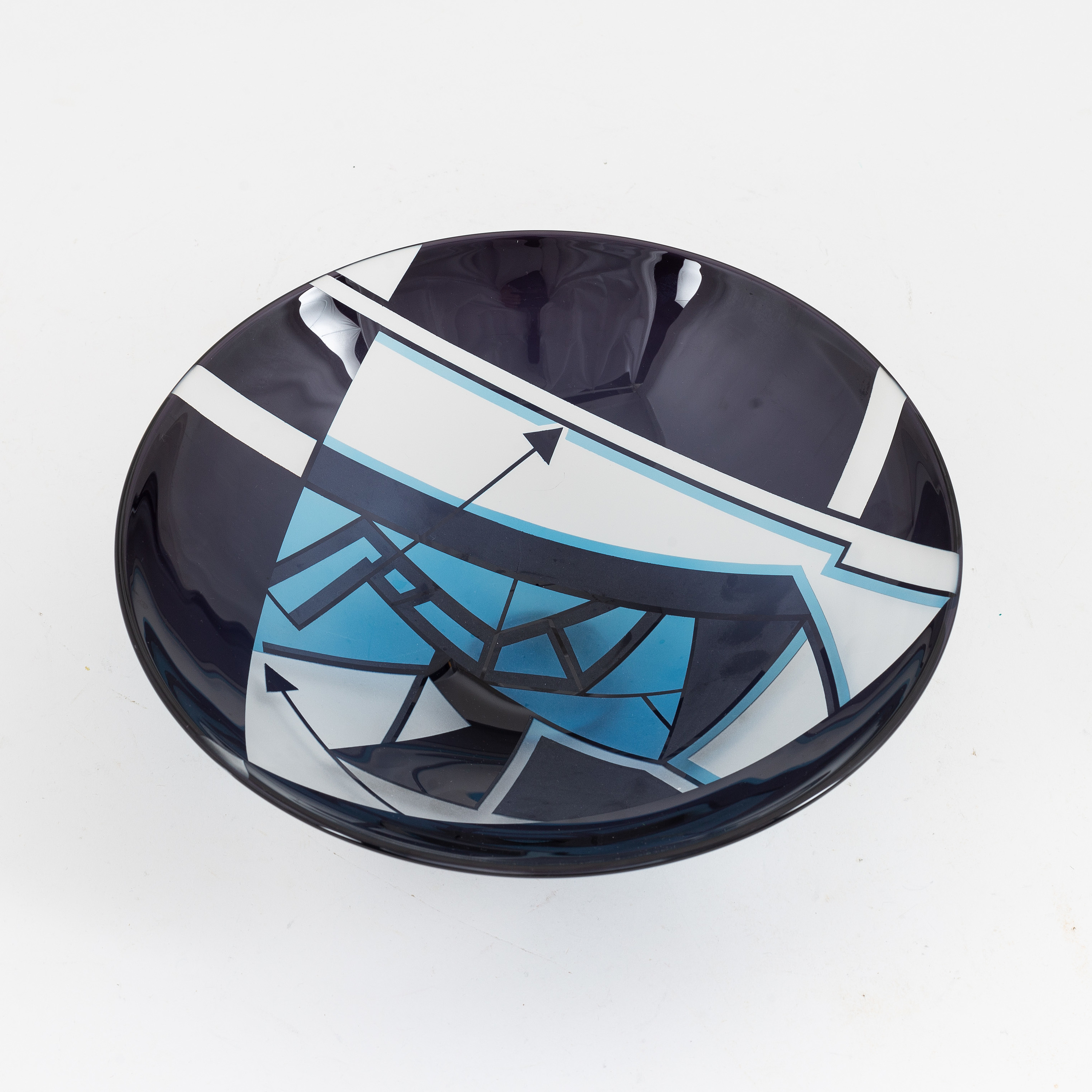 Klas Göran Tinbäck, a signed glass bowl. - Bukowskis