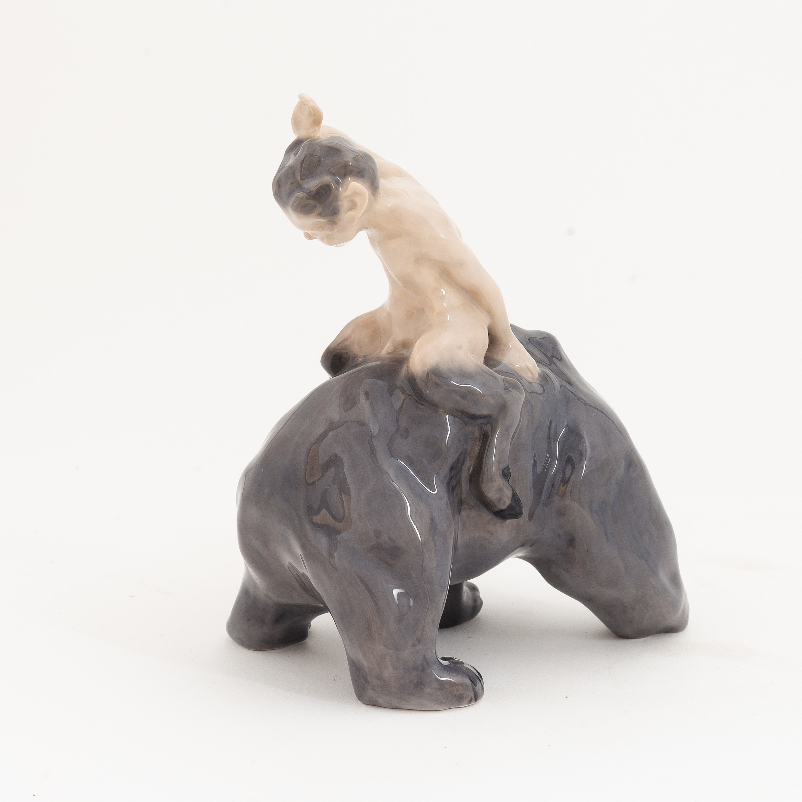 Knud Kyhn, figurin, porslin, Royal Copenhagen, Danmark. - Bukowskis