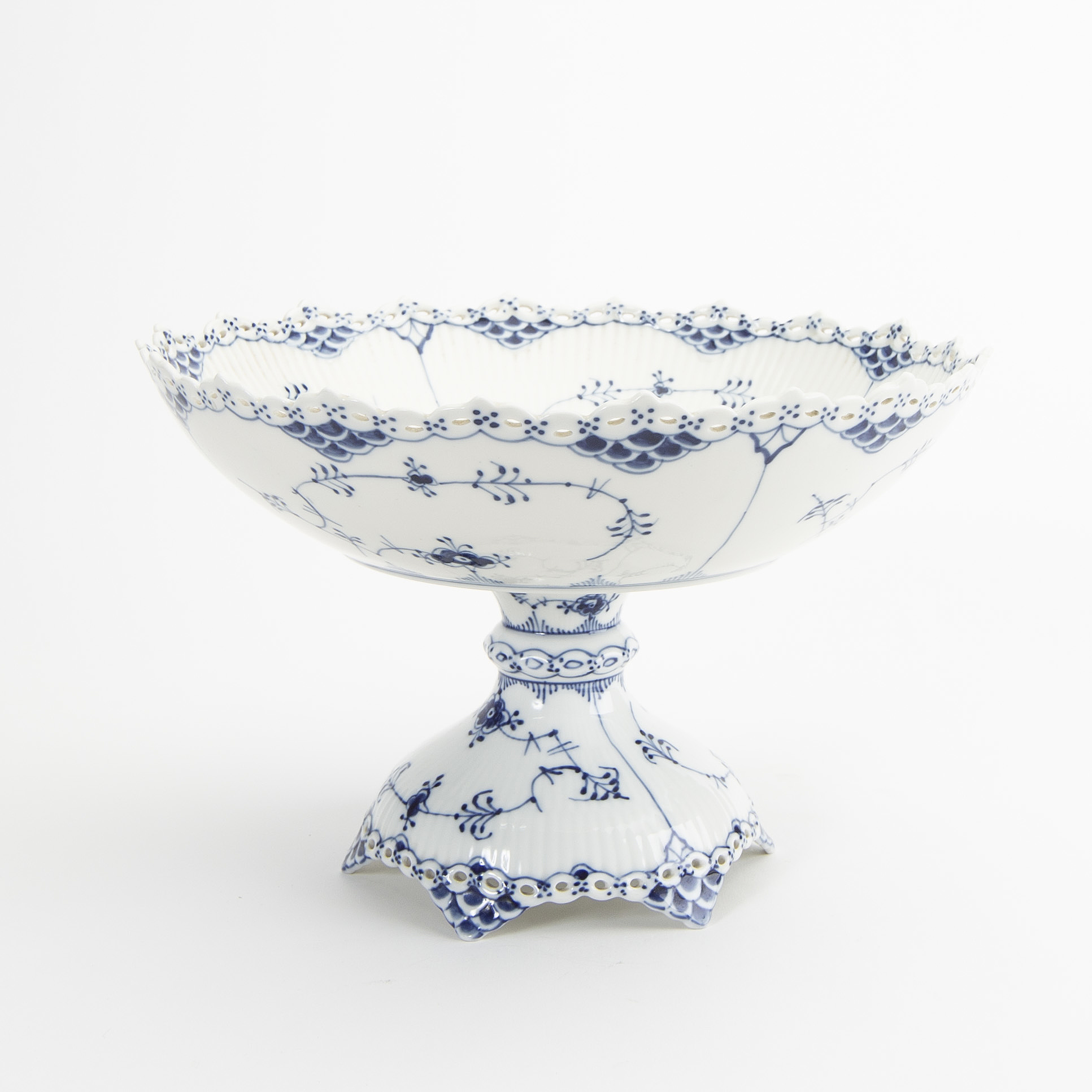 Bowl on foot Musselmalet helblonde Royal Copenhagen Denmark 1969-73 ...