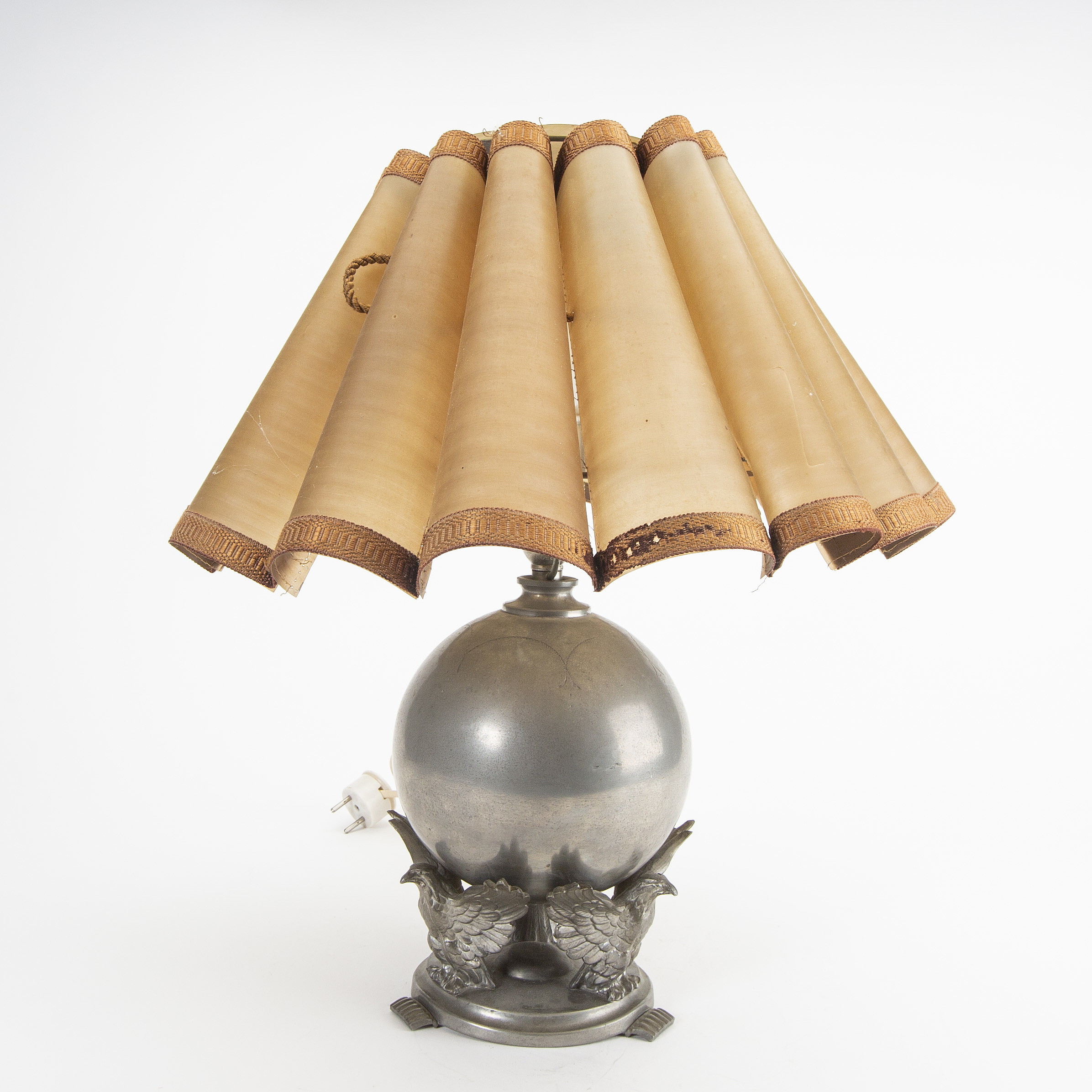 A 1930/40s pewter table lamp. - Bukowskis