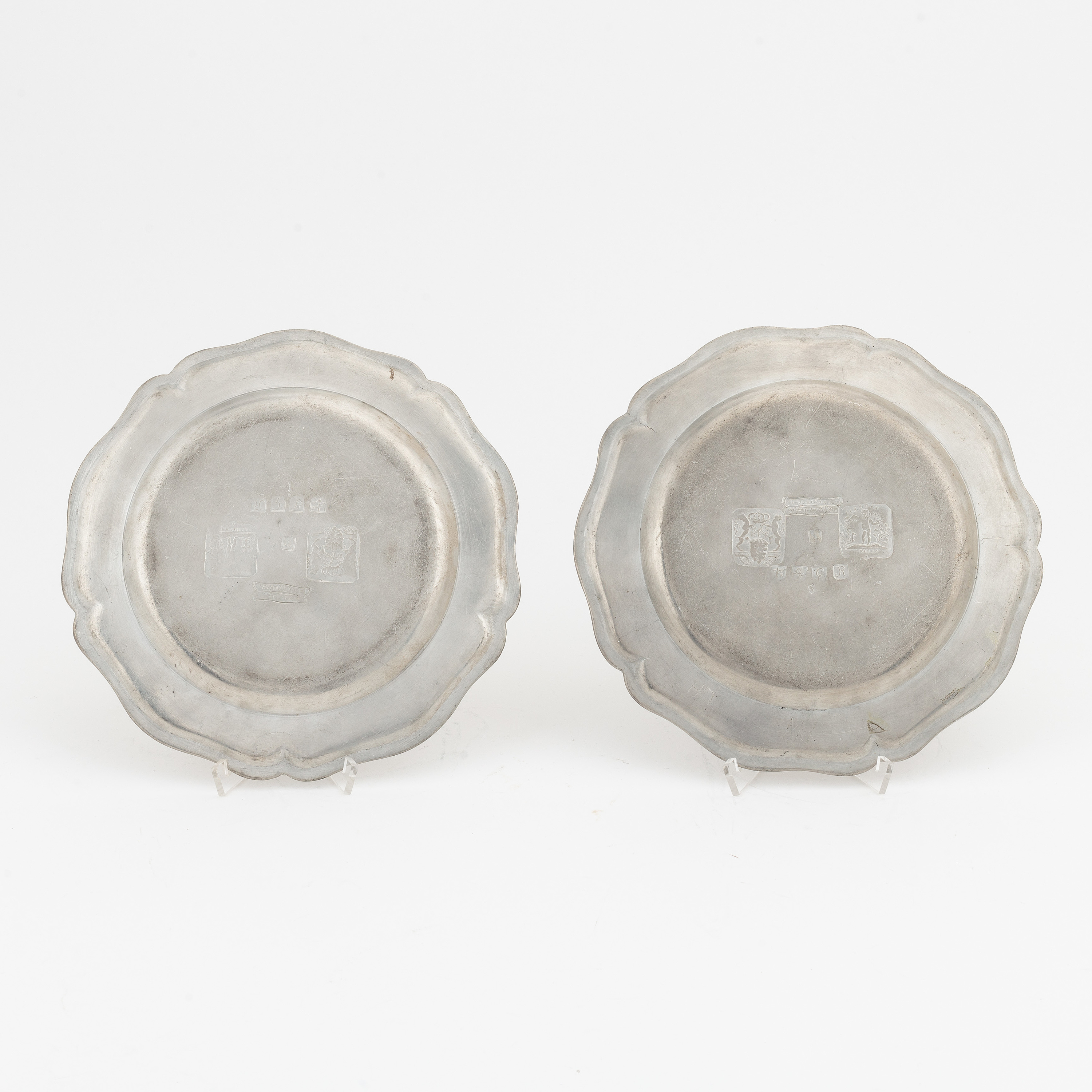 Johan Gustaf Ryman (1761-1797), tallrikar, ett par, tenn, Rokoko ...