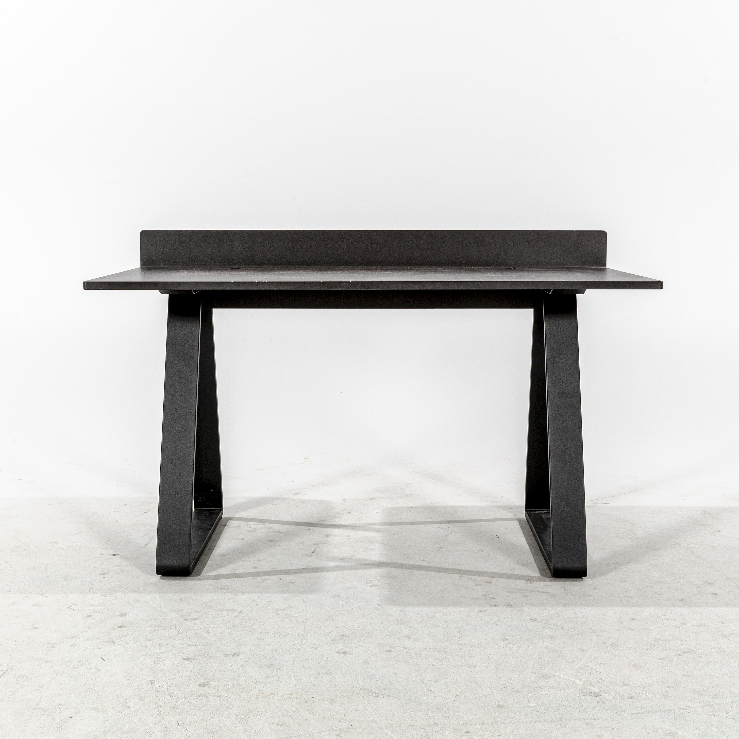 Thomas Eriksson, skrivbord "Bermuda" för Asplund 2000-tal. - Bukowskis