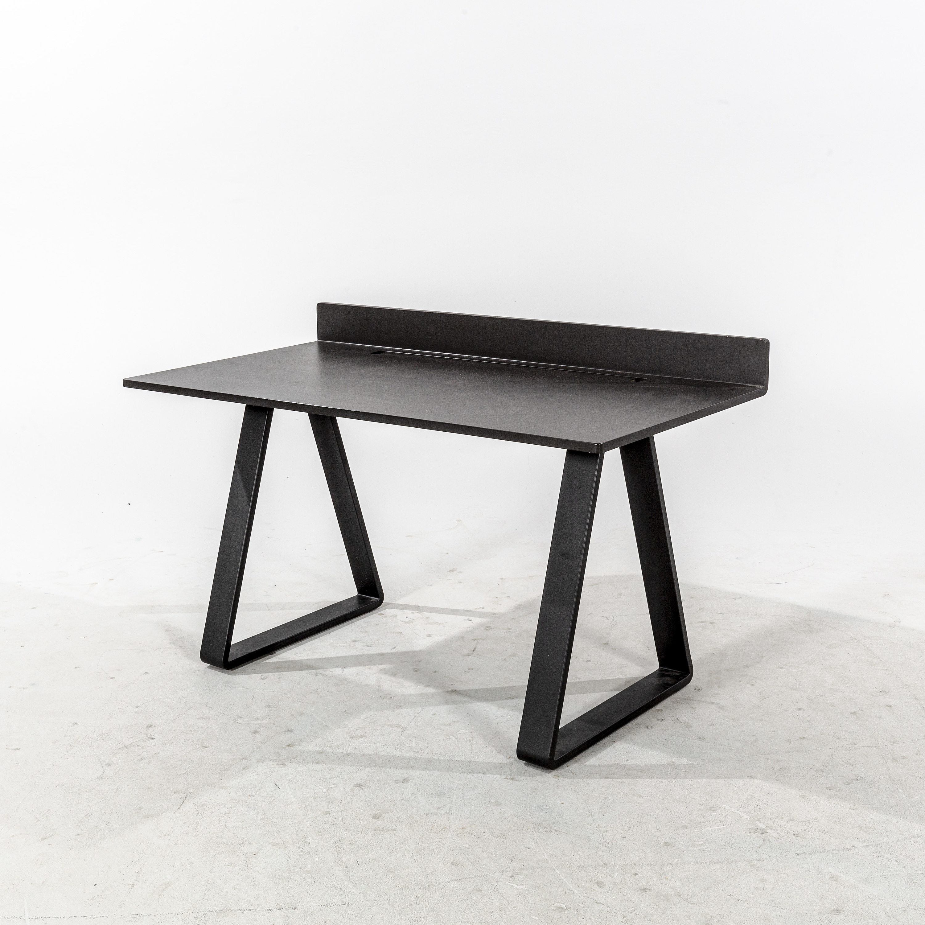 Thomas Eriksson, skrivbord "Bermuda" för Asplund 2000-tal. - Bukowskis