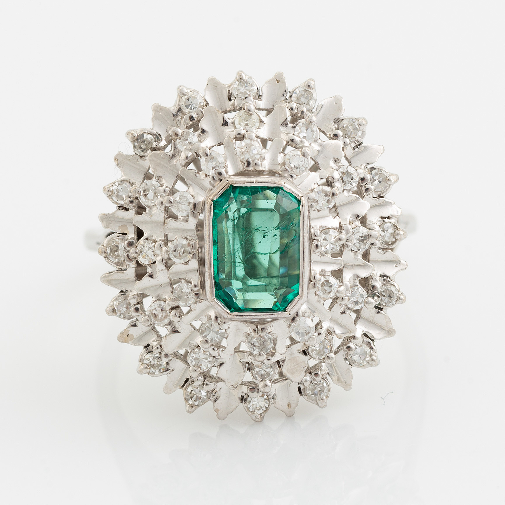 Emerald-cut emerald and eight cut diamond ring. - Bukowskis