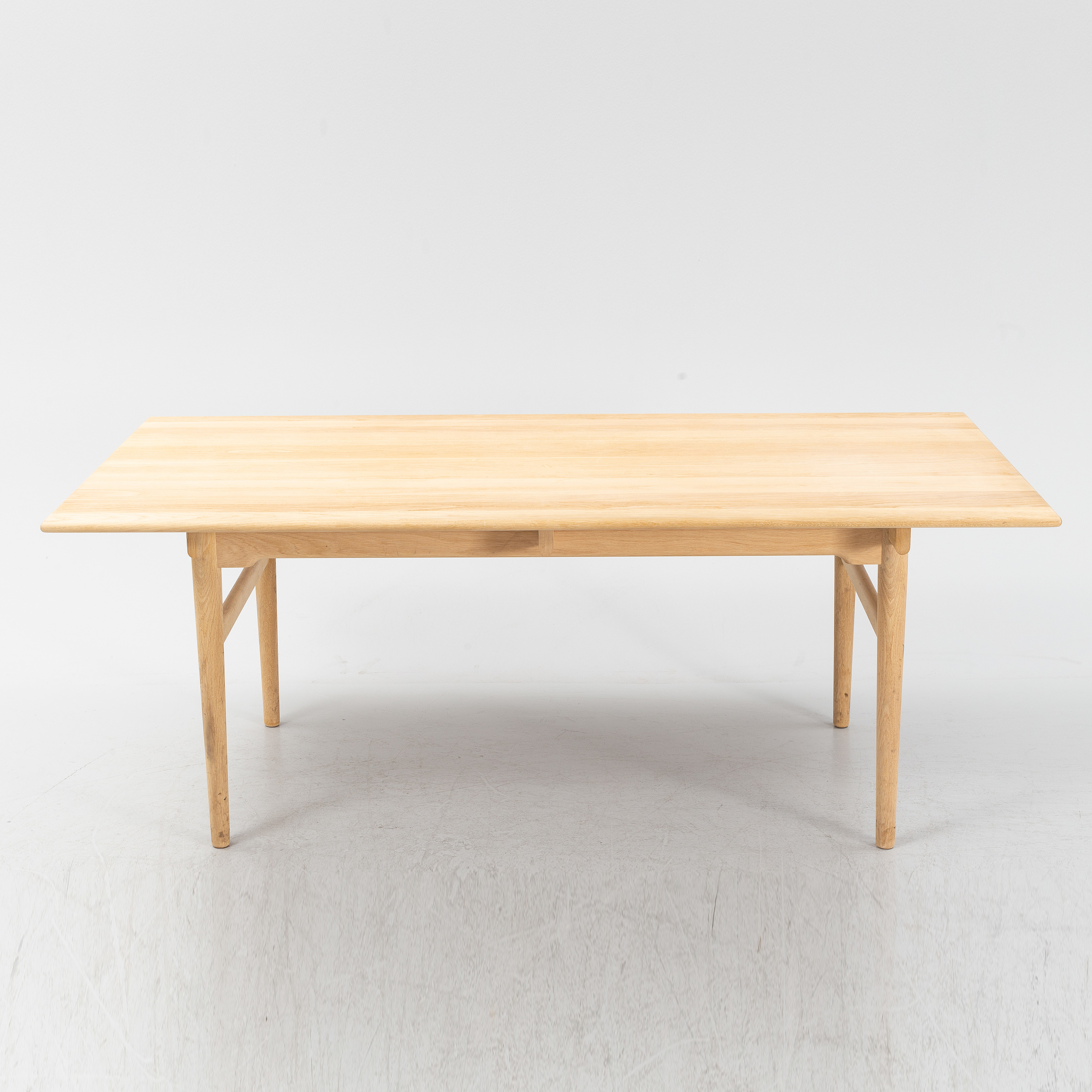 A model CH327 oak dining table by Hans J Wegner for Carl Hansen & Son ...