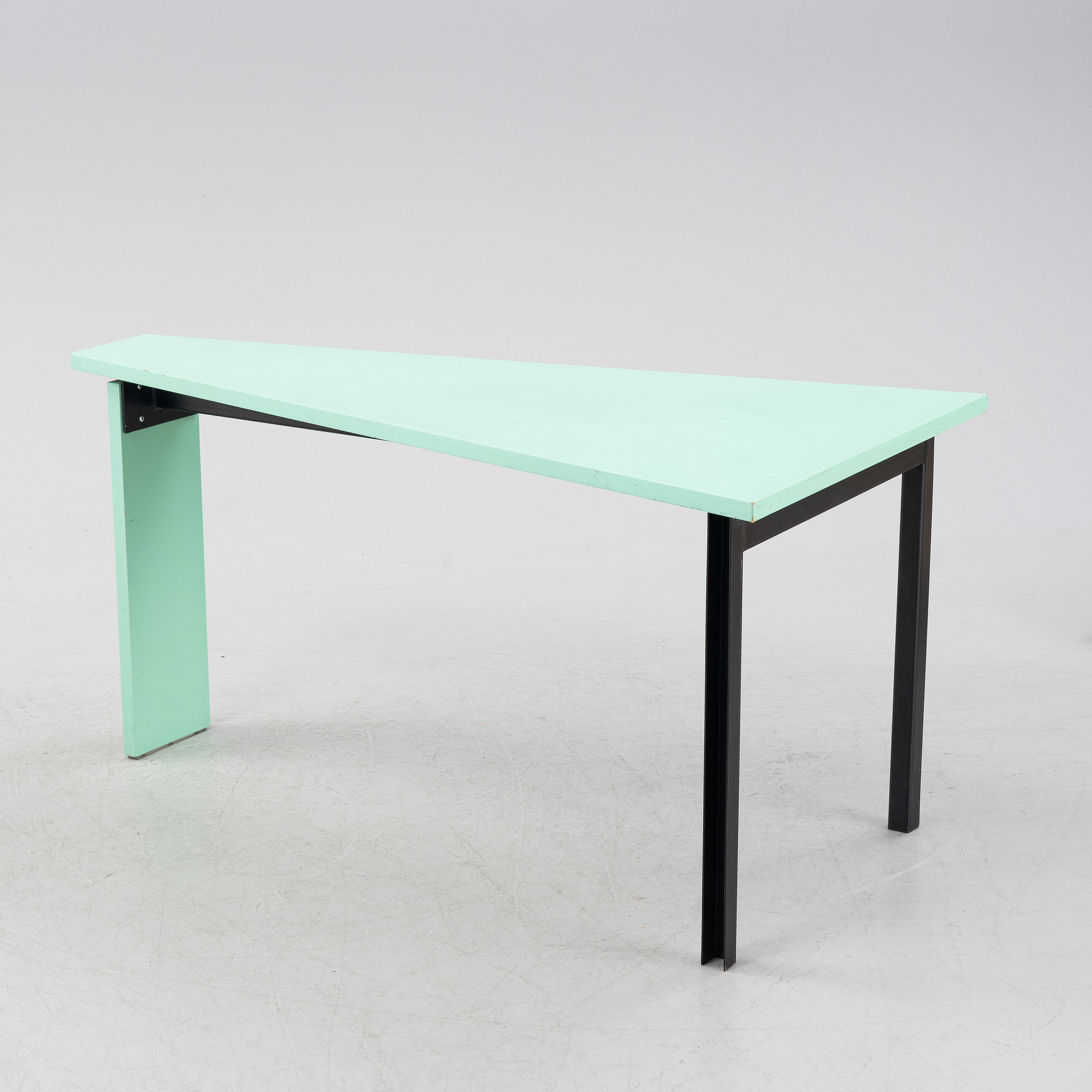 Jonas Bohlin, bord, "concrete", Källlemo, Värnamo. - Bukowskis