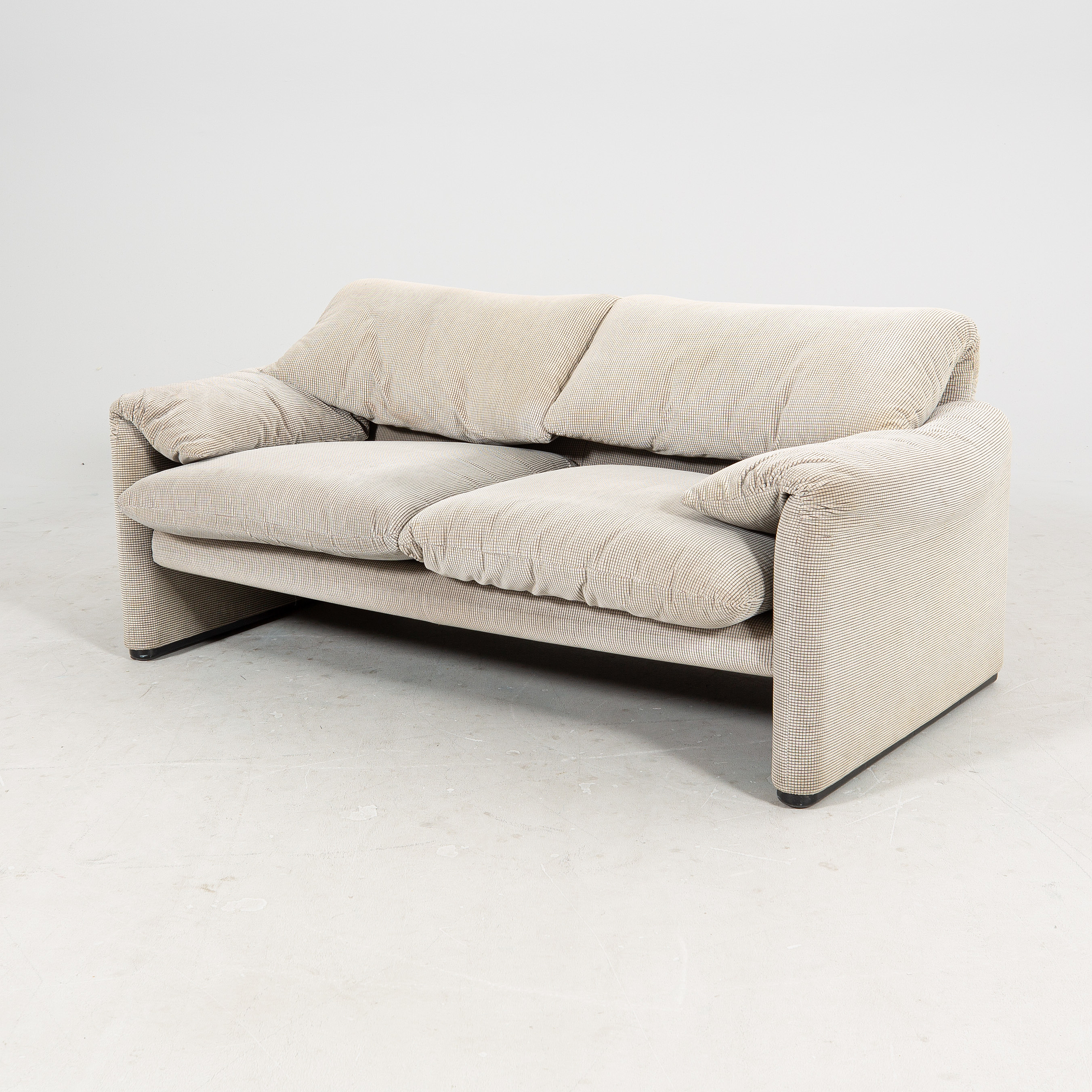 Vico Magistretti, sofa "Maralunga" for Cassina designed in 1973 ...