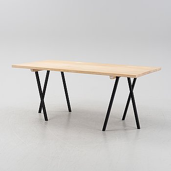 A contemporary trestle table. - Bukowskis