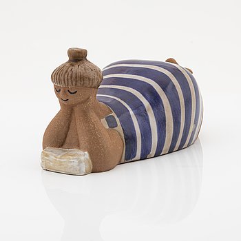 Lisa Larson, a stoneware figurine, 'Beata', Gustavsberg. - Bukowskis
