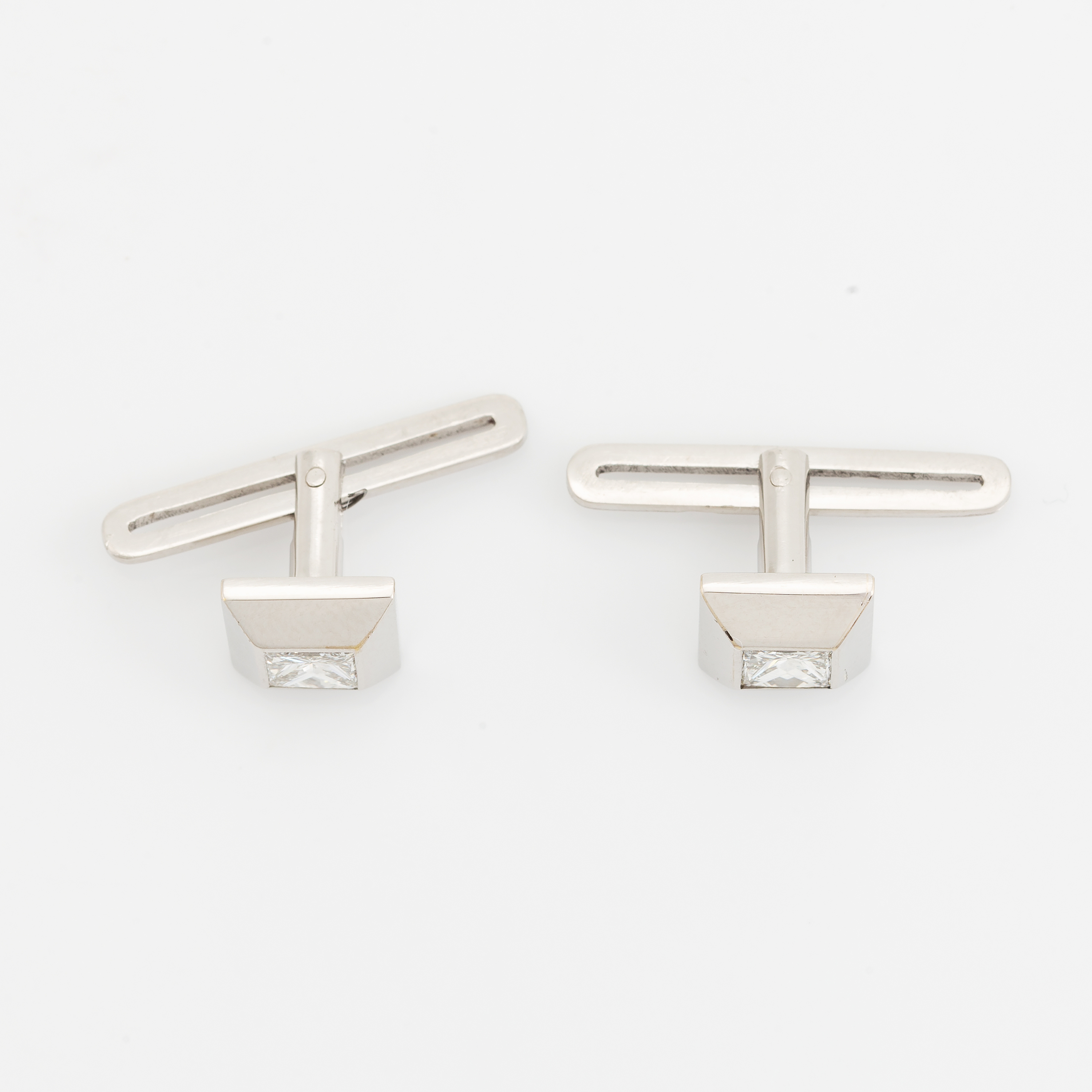 platinum and princess cut diamond shirt buttons. - Bukowskis